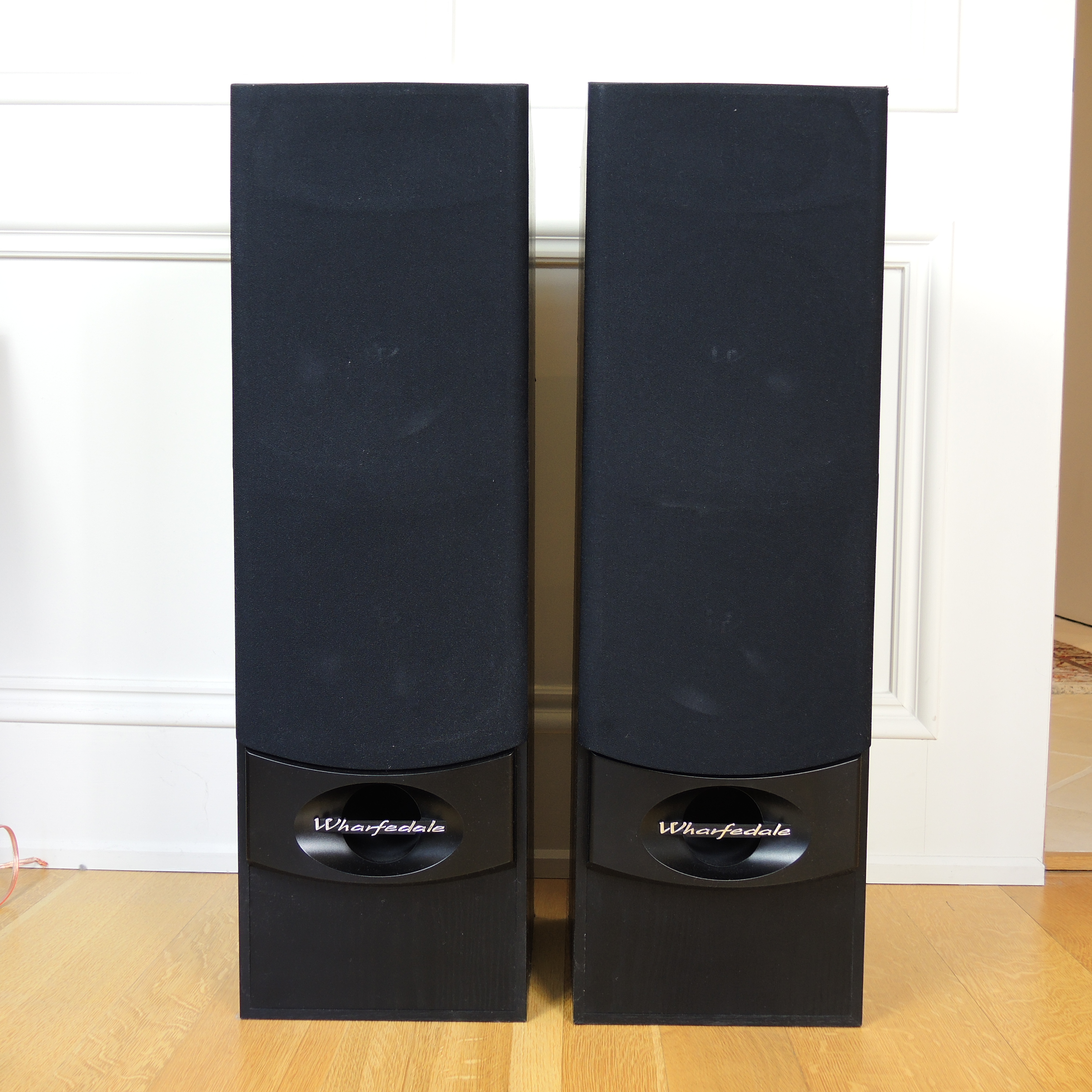 Wharfedale Valdus 400 Floorstanding Speaker | EBTH