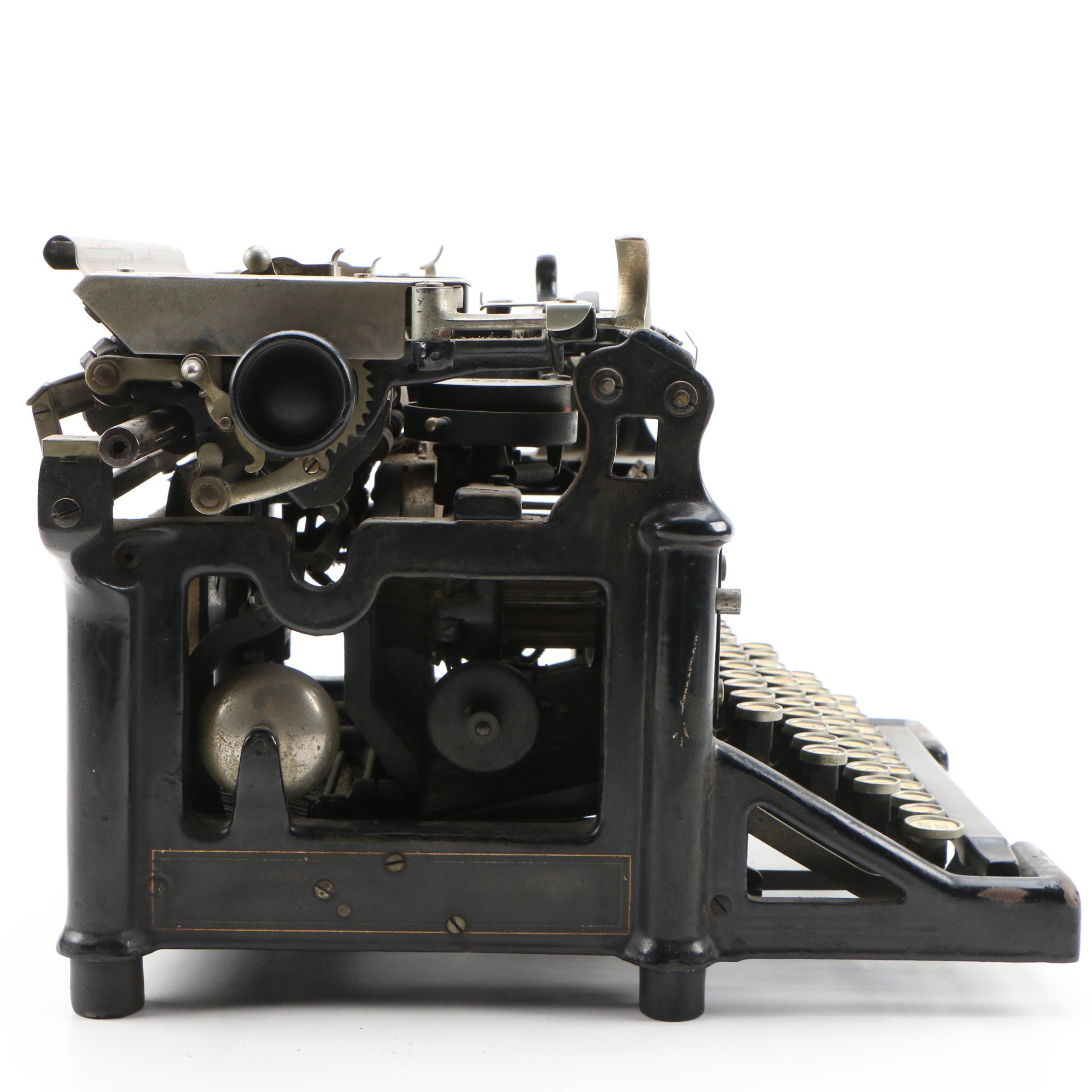 Underwood Typewriter, Early 20th Century | EBTH