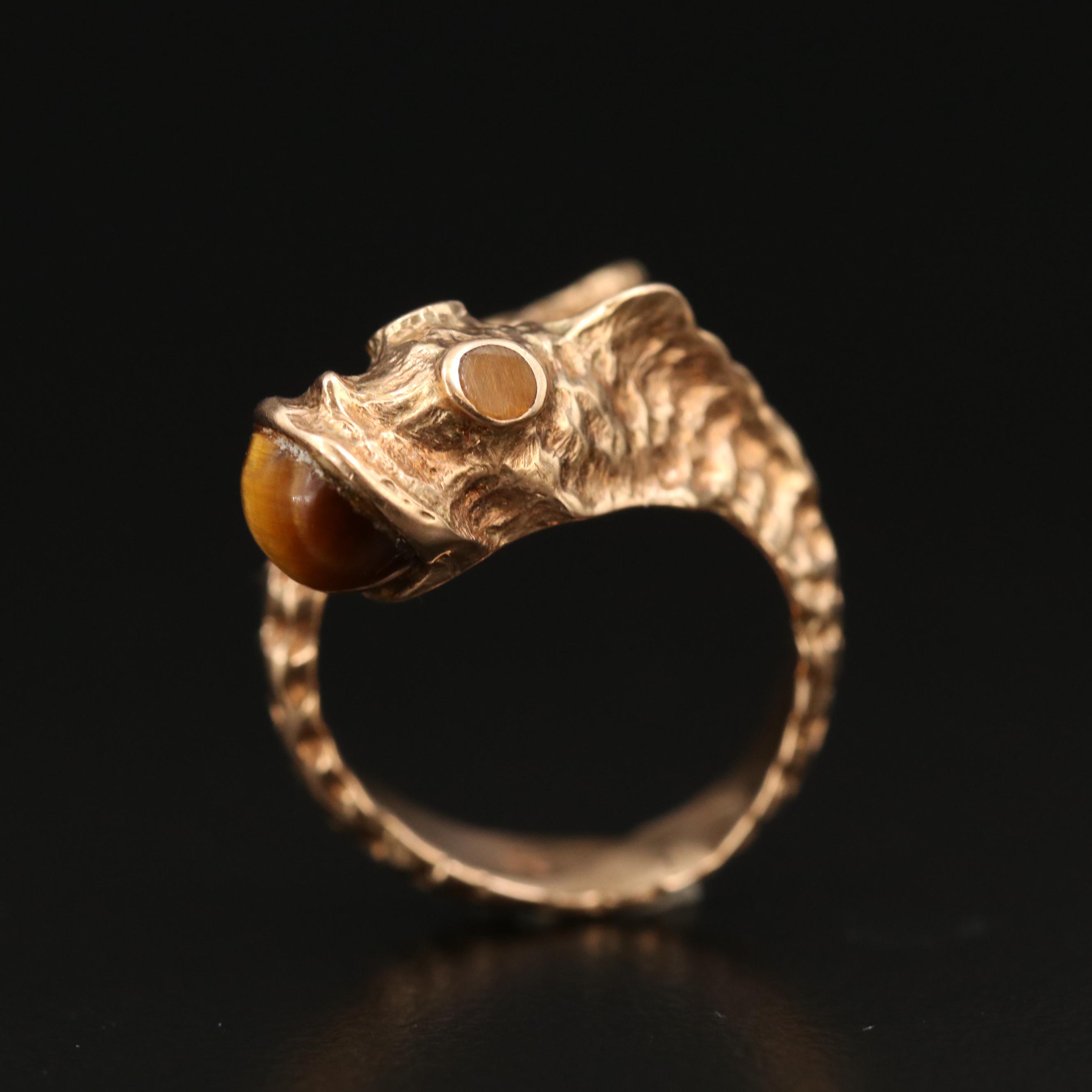 Vintage 14K Yellow Gold Tiger's Eye Fish Motif Ring | EBTH