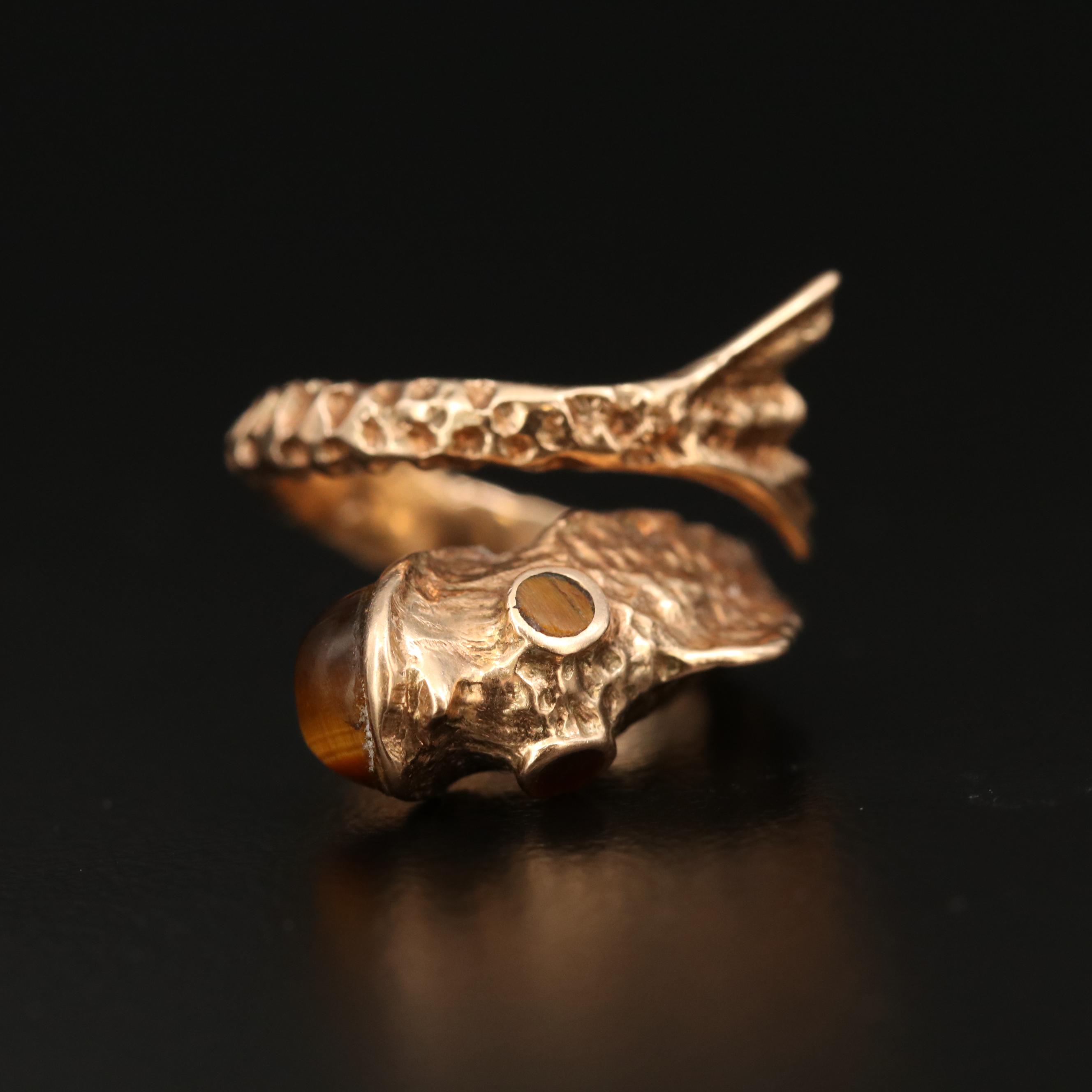 Vintage 14K Yellow Gold Tiger's Eye Fish Motif Ring | EBTH