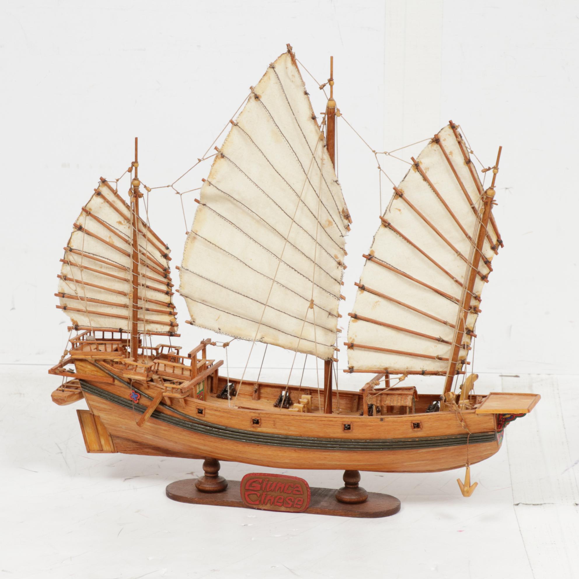 Amati 1421 Chinese Pirate Foochow Junk Ship Model with Custom Case | EBTH