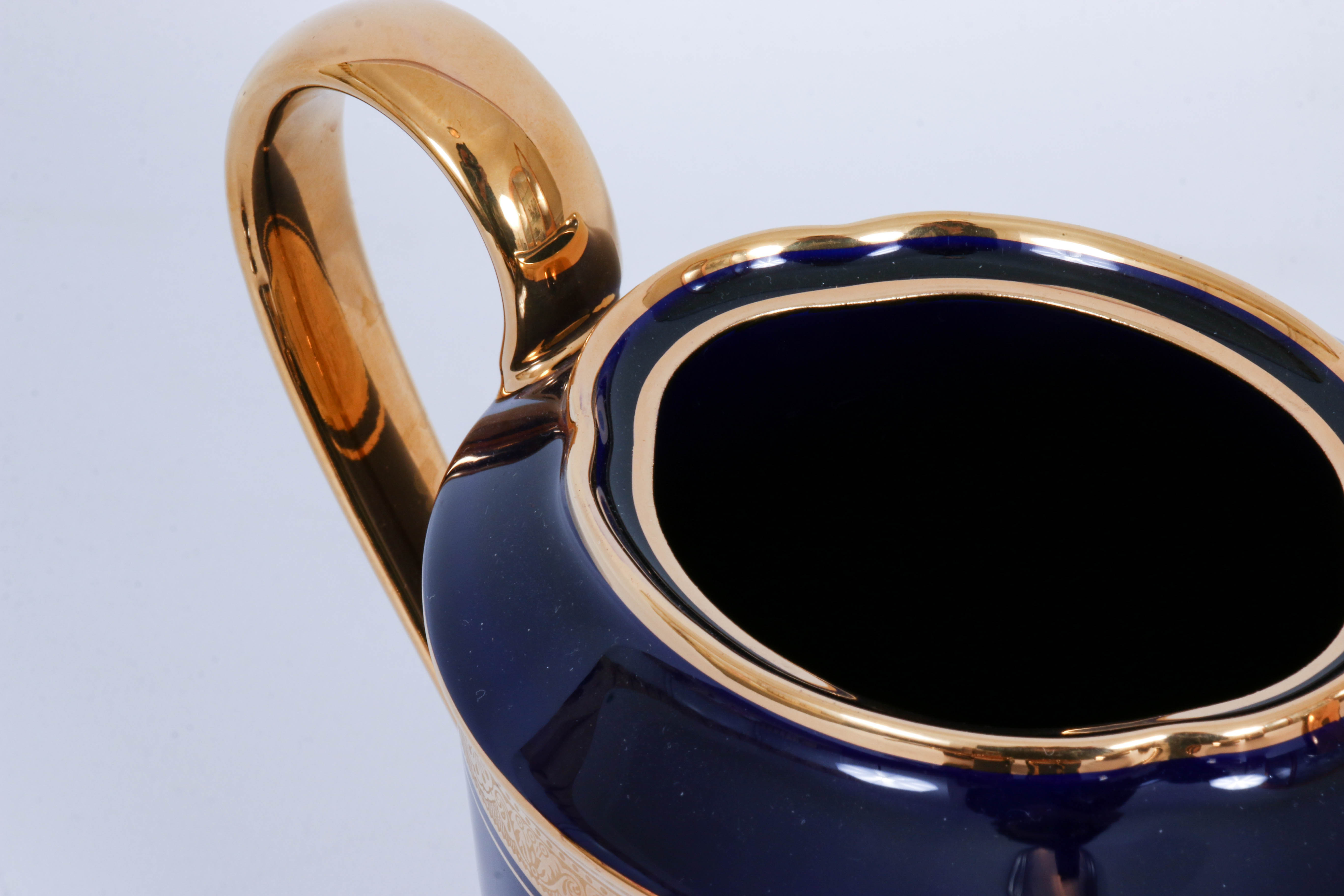 Legle Porcelaine d'Art Limoges Gilt Accented Porcelain Tea Service | EBTH