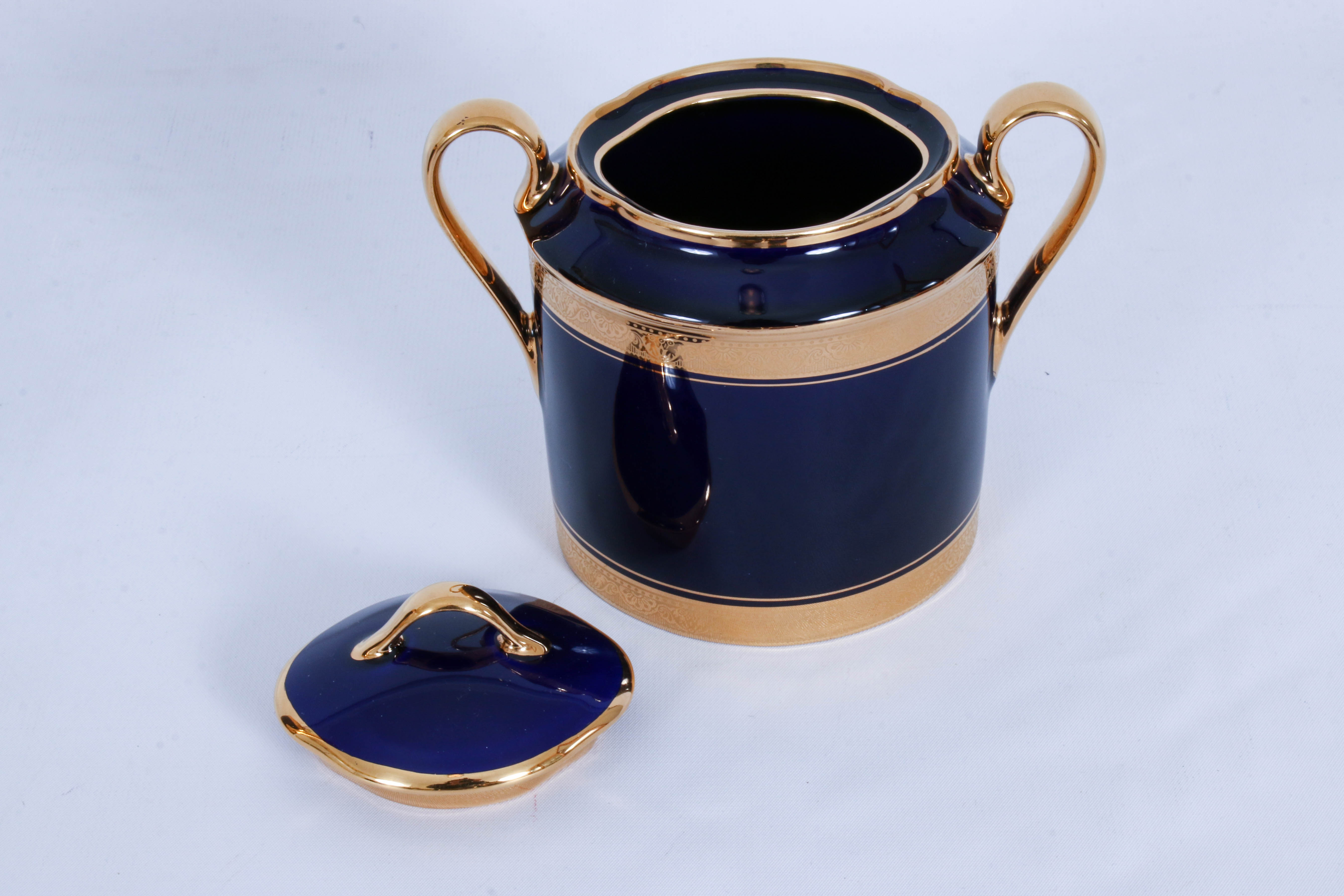 Legle Porcelaine d'Art Limoges Gilt Accented Porcelain Tea Service | EBTH