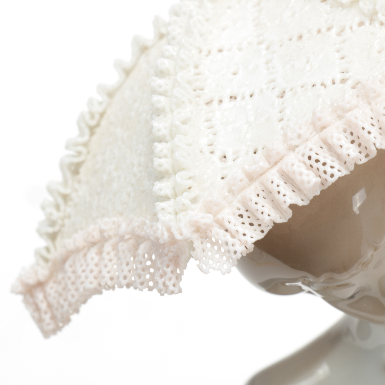 Lladró "Dressmaker" Porcelain Figurine Designed by Vicente Martínez | EBTH