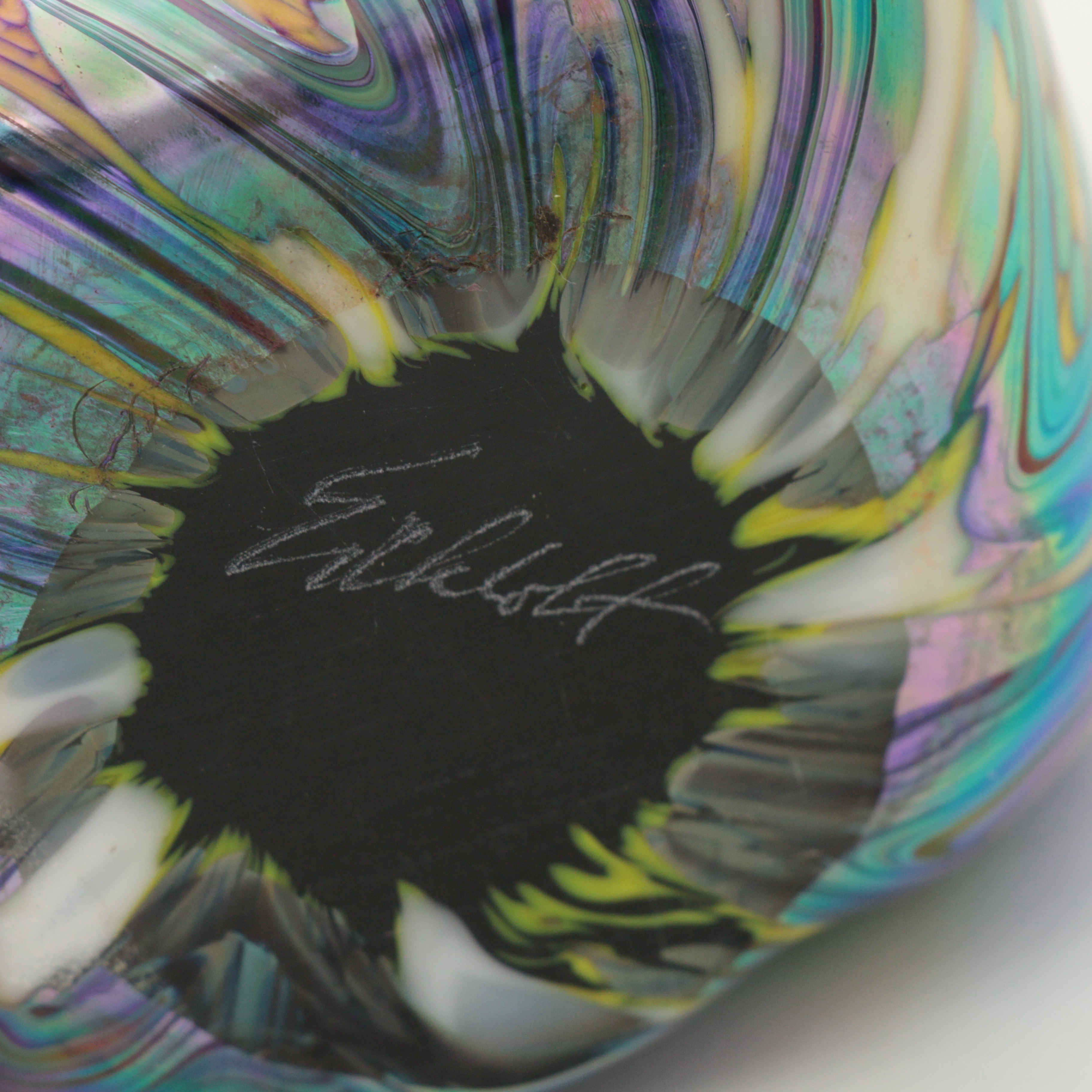 Robert Eickholt Hand Blown Iridescent Art Glass Paperweight | EBTH