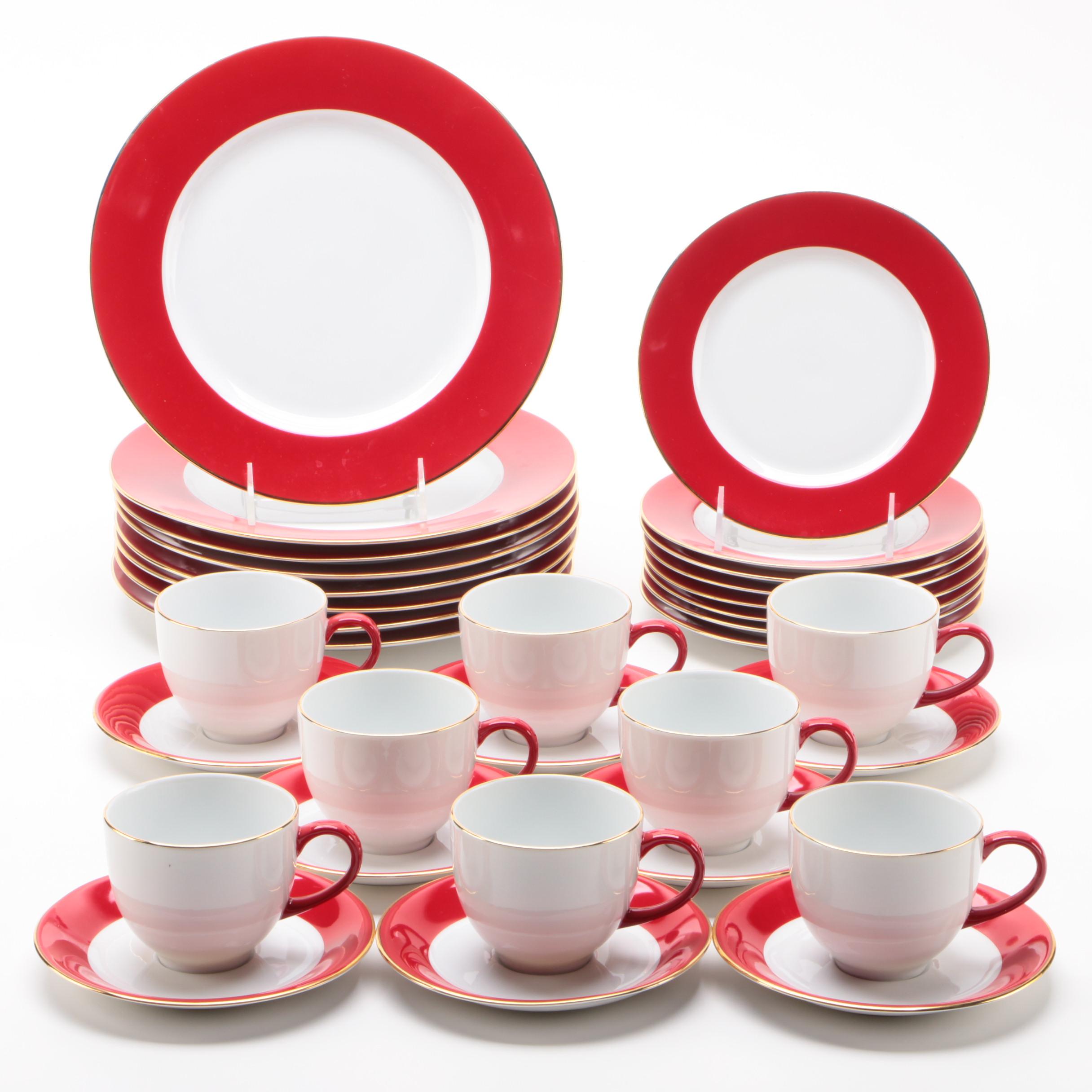 Monno Red and White Ceramic Dinnerware Service for Eight | EBTH