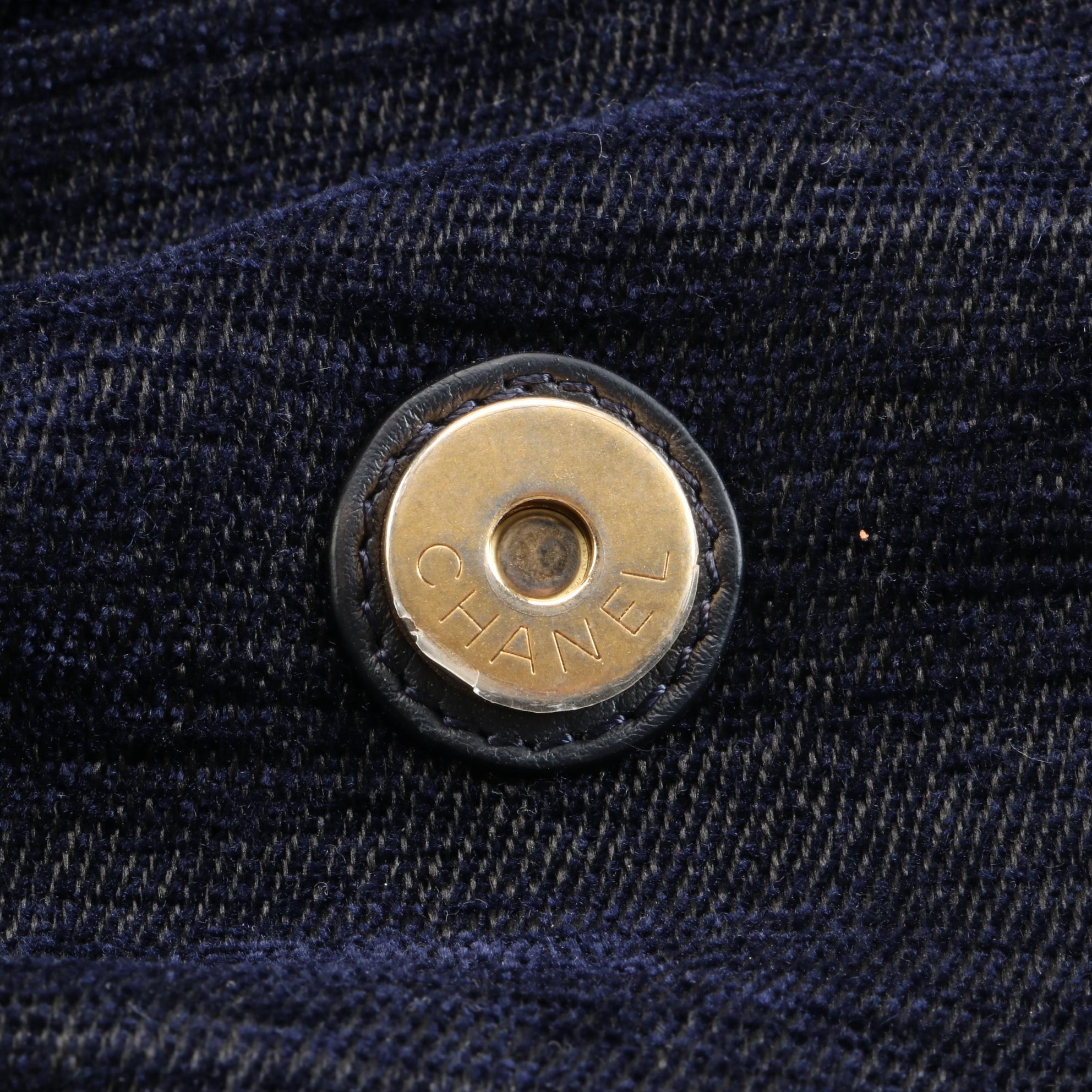 Chanel Paris Quilted Cosmopolite Stroller in Navy Wool Velvet | EBTH