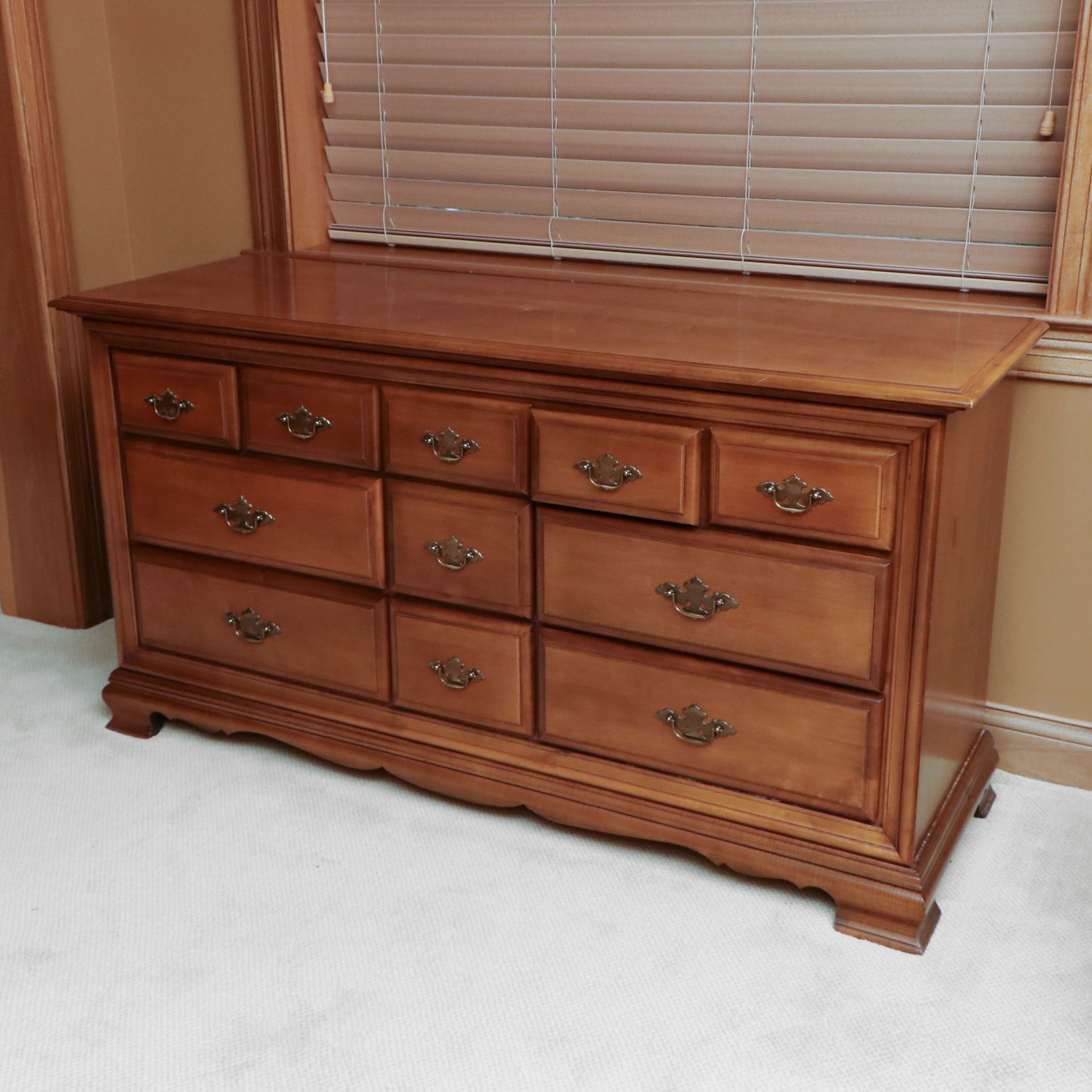 Sumter Cabinet Co. American Colonial Style Chest of Drawers, Late 20th ...