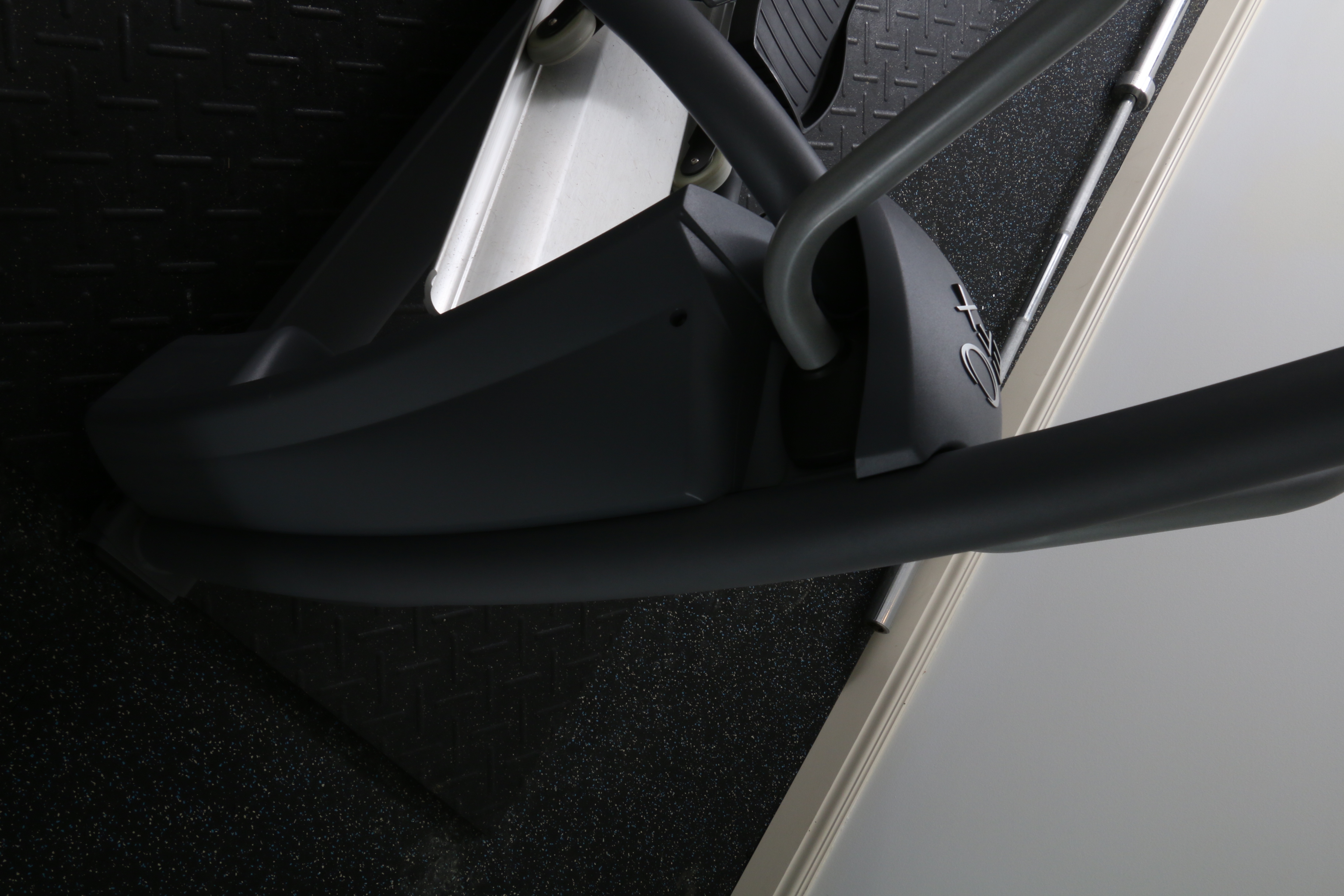 Precor EFX 5.23 Elliptical Trainer | EBTH