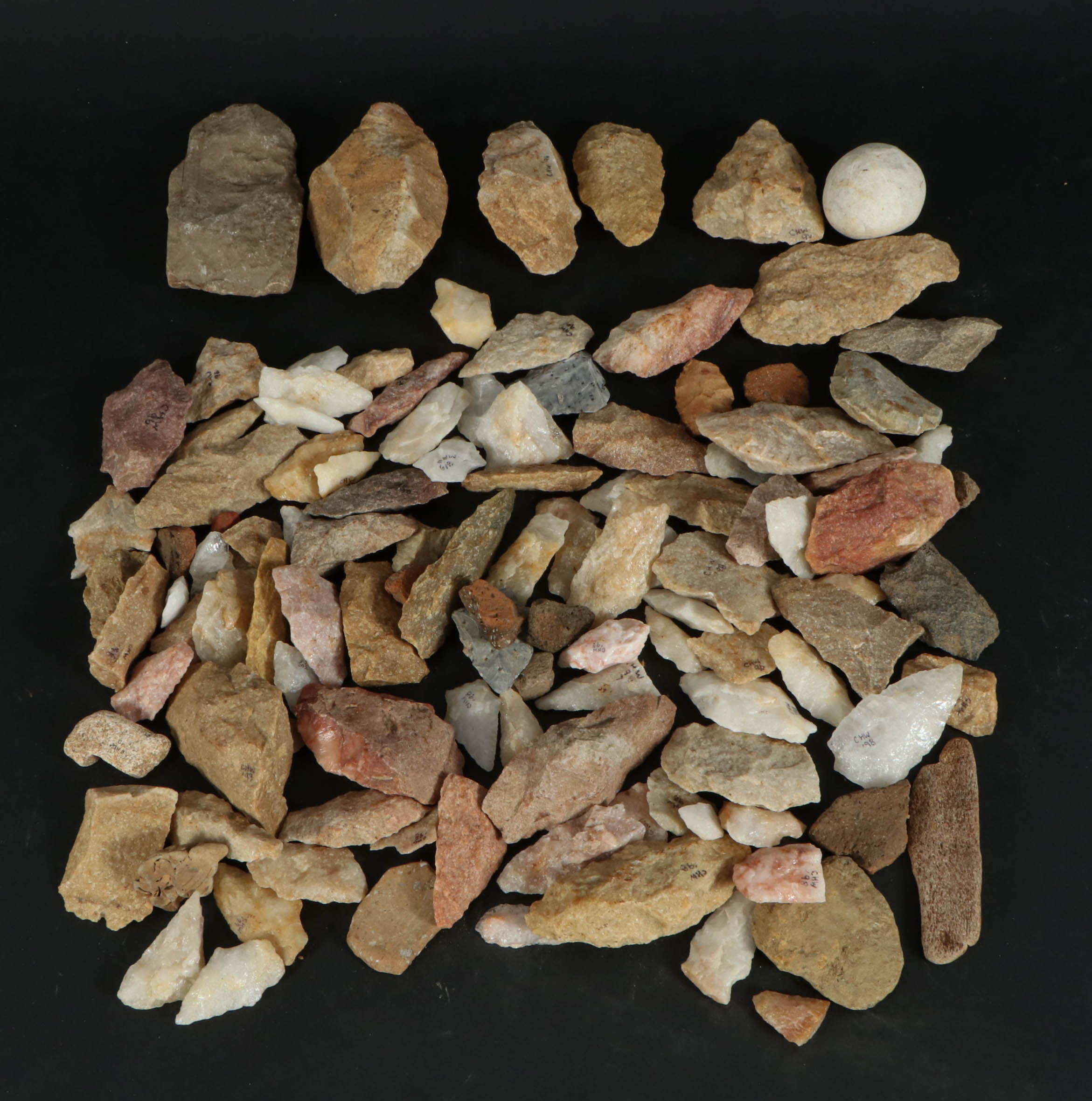 North American Knapped Stone Projectile Points and Arrowheads | EBTH