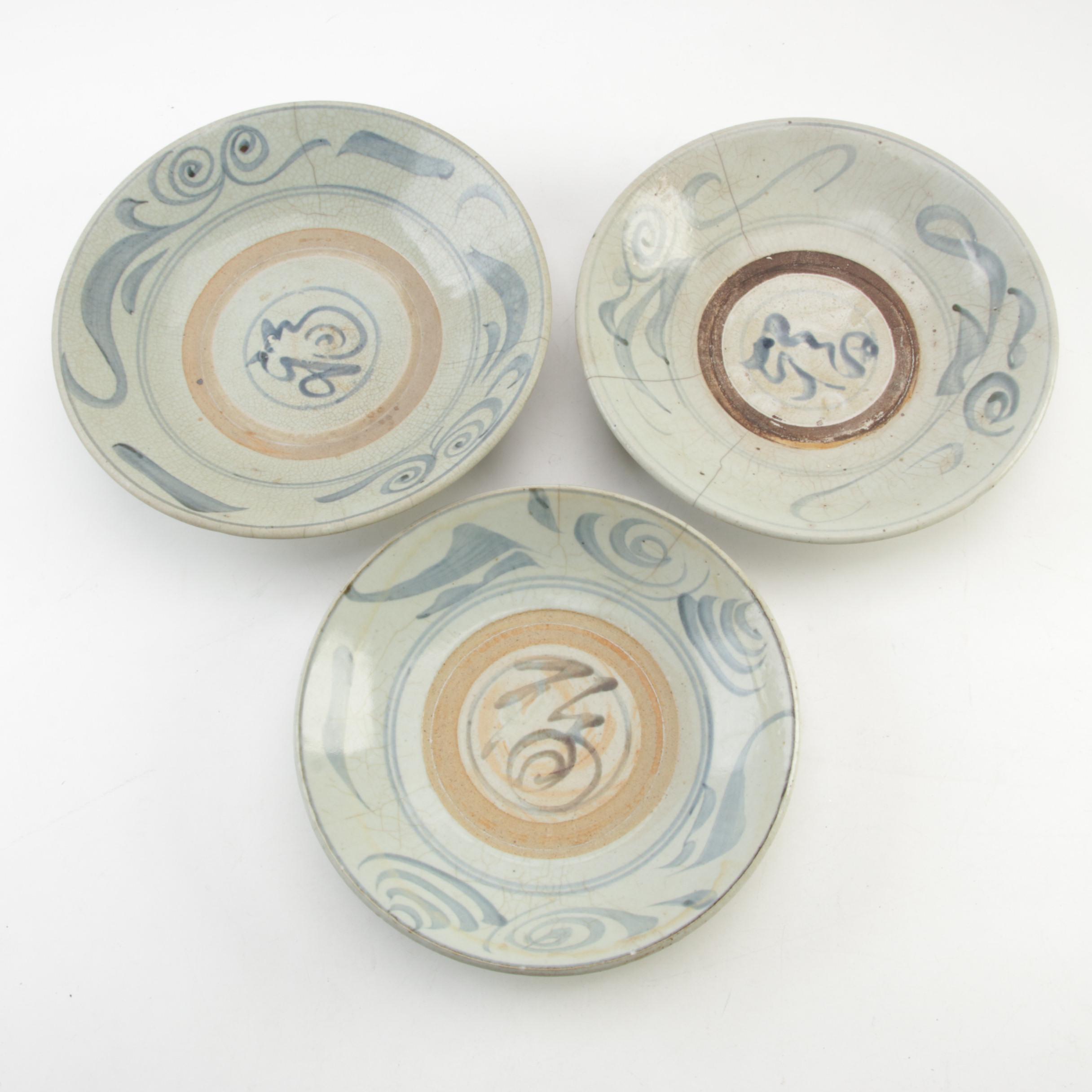 Chinese Zhangzhou (Swatow) Ware Stoneware Bowls, Ming Dynasty | EBTH