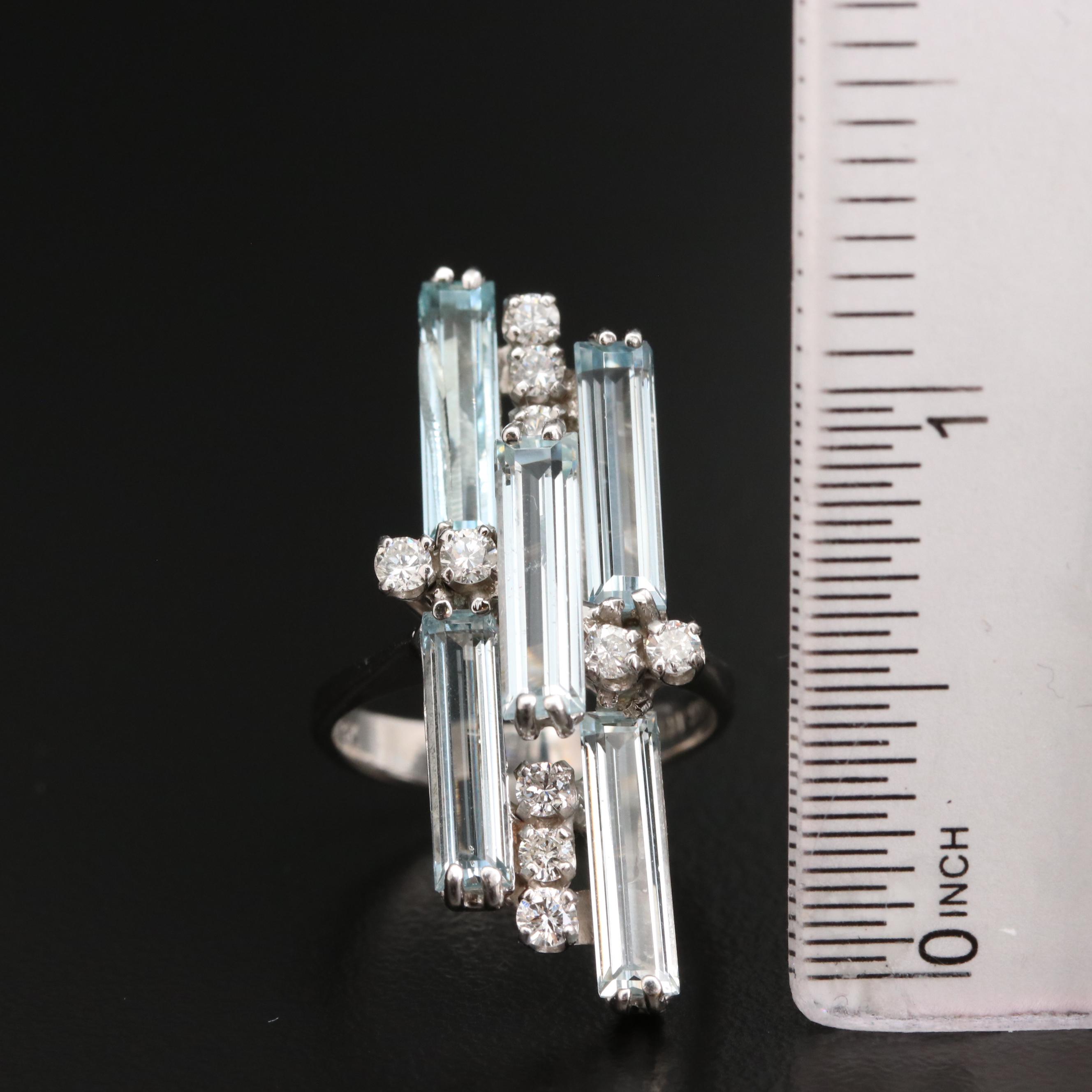 18K Aquamarine and Diamond Pointer Ring | EBTH