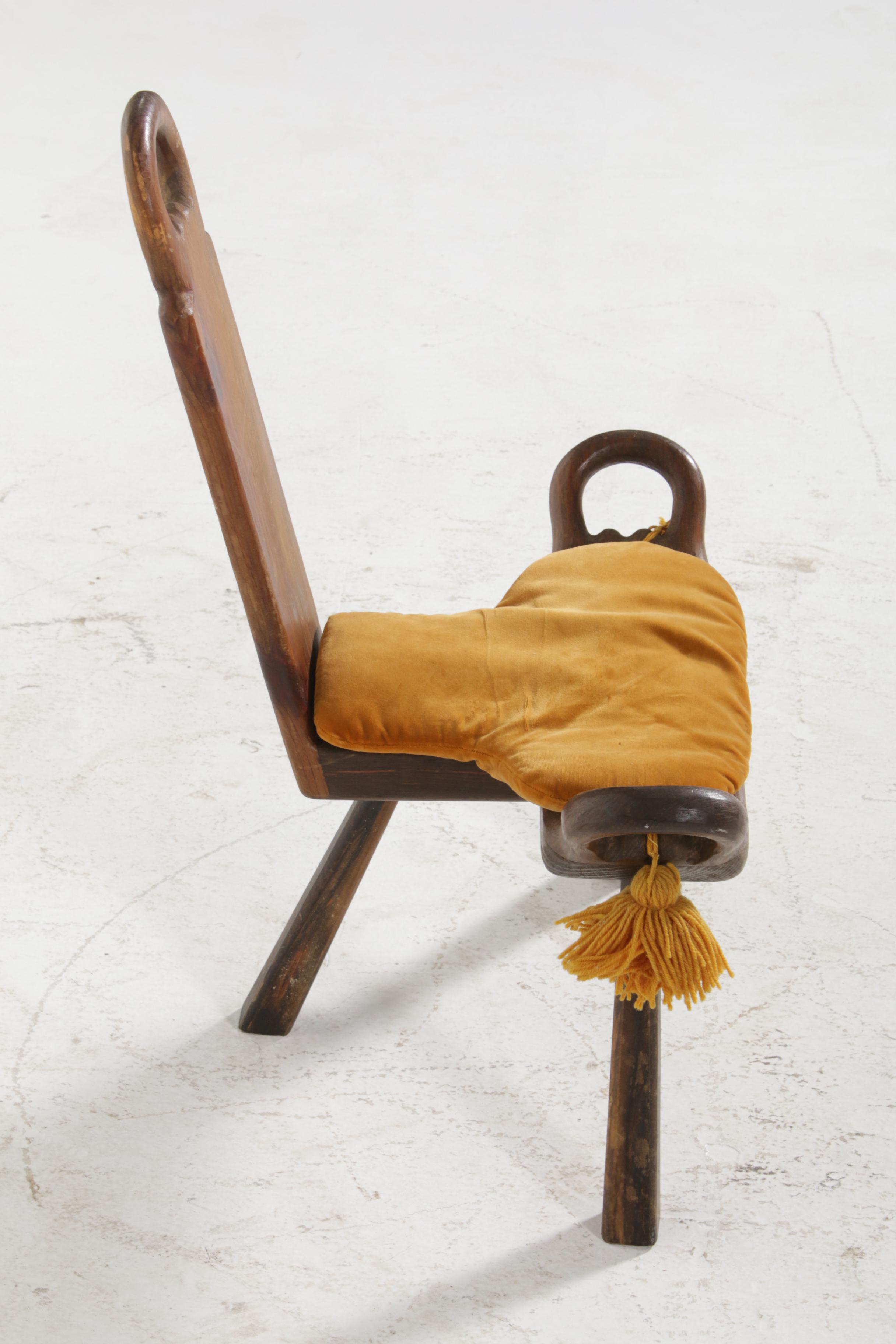 Don S. Shoemaker for Señal "Conversation Pieces" Pine Three-Legged ...