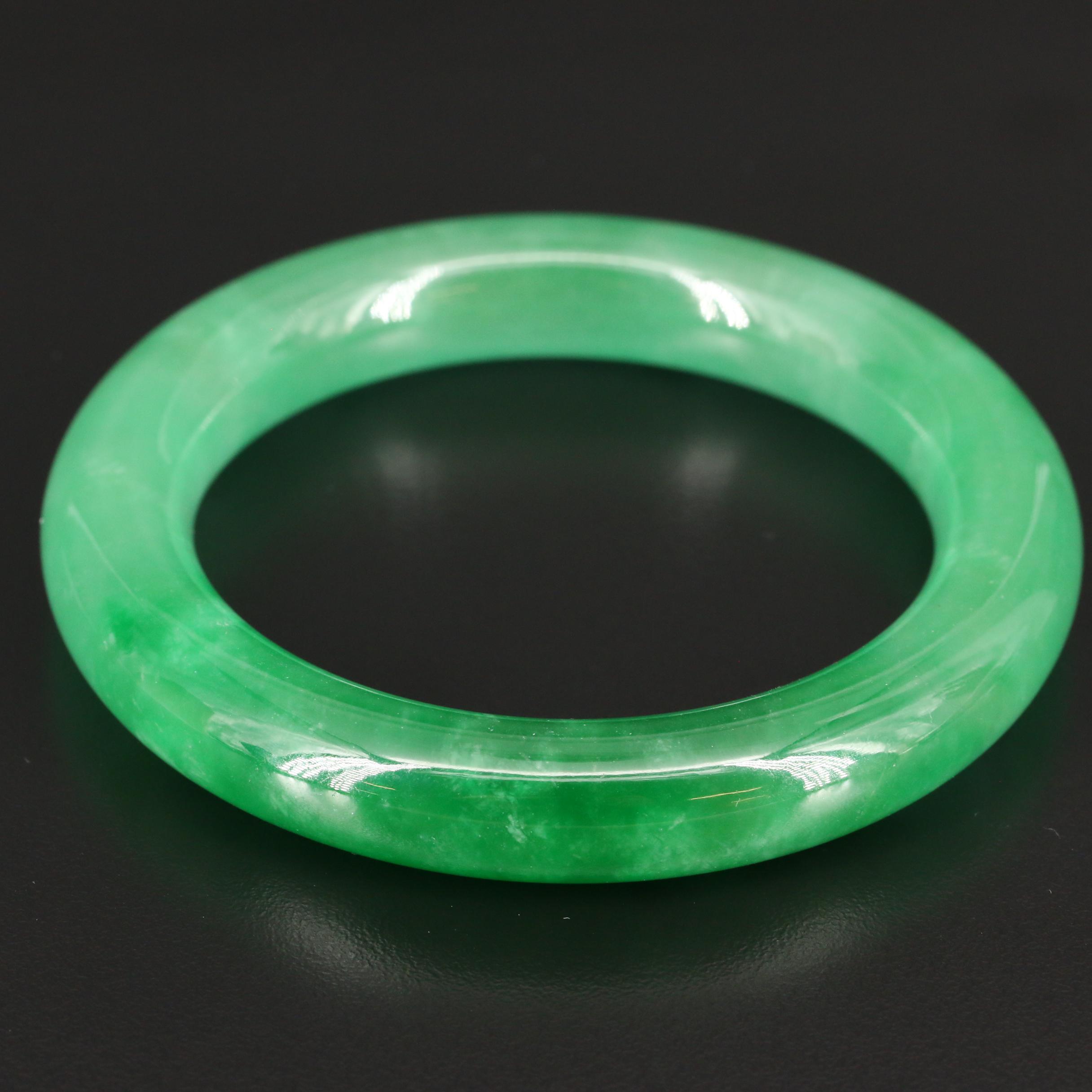 Jadeite Hololith Bangle | EBTH