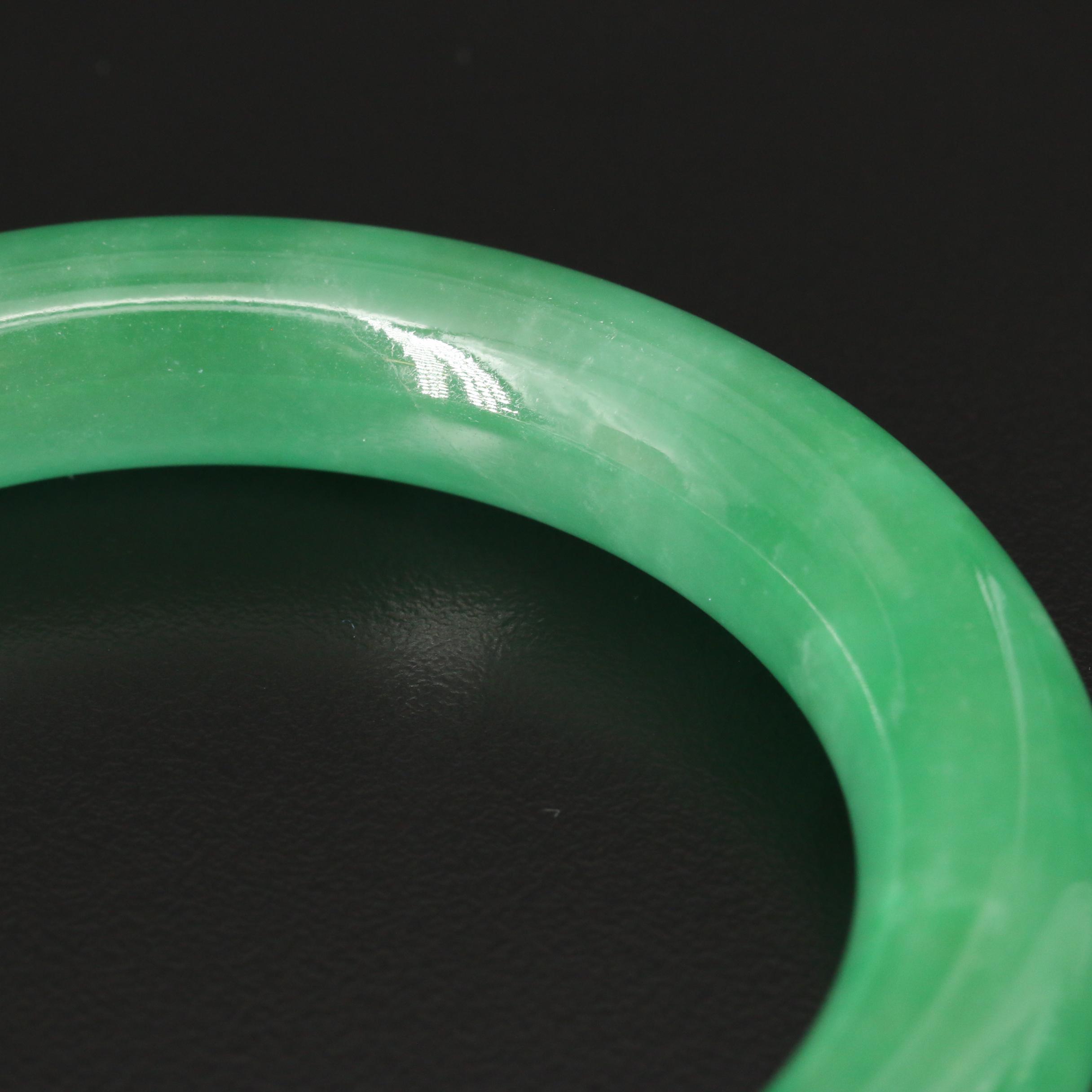 Jadeite Hololith Bangle | EBTH
