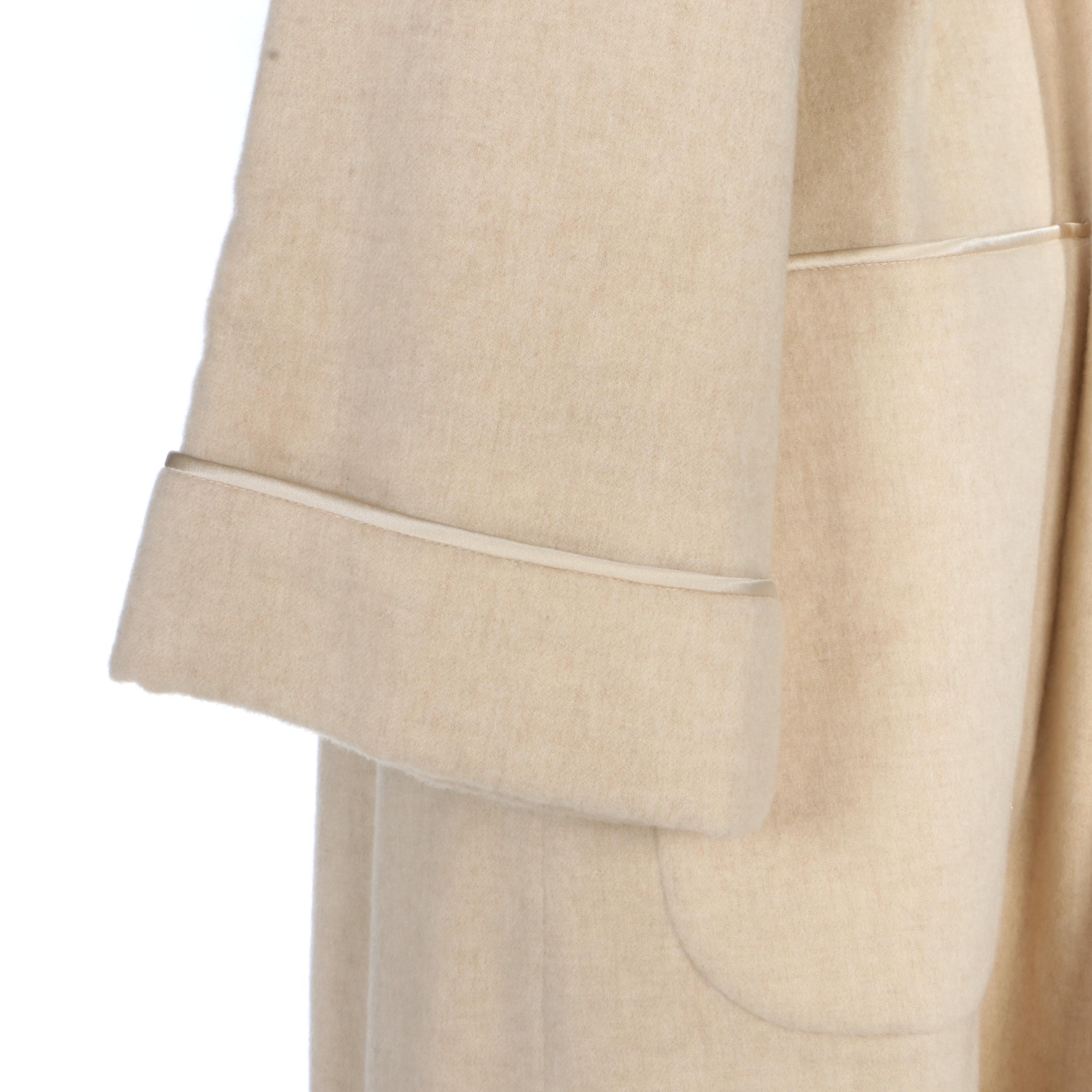Daniel Hanson Oatmeal Cashmere Robe with Silk Trim, Made in England | EBTH