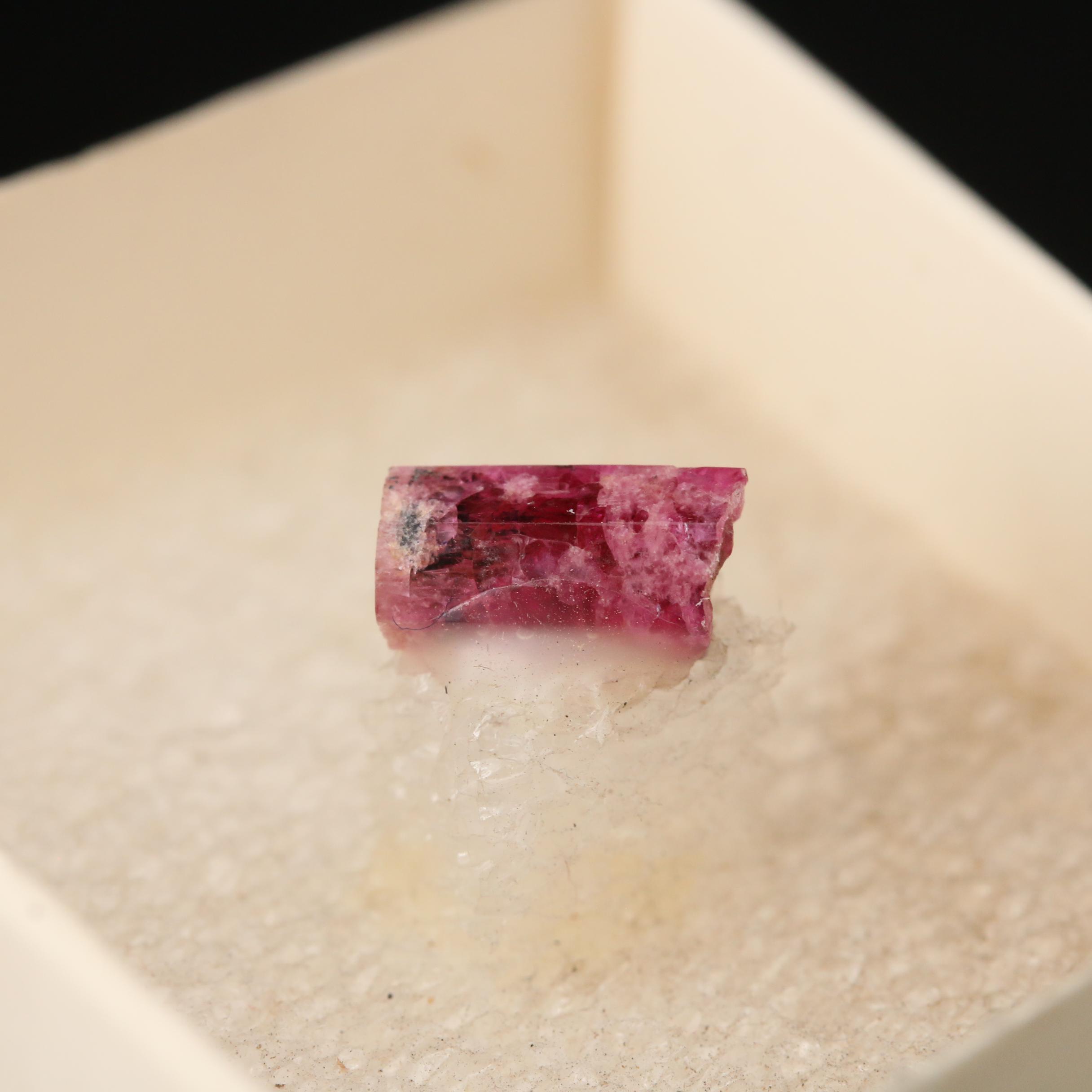 Loose Rough Red Beryl Specimens | EBTH
