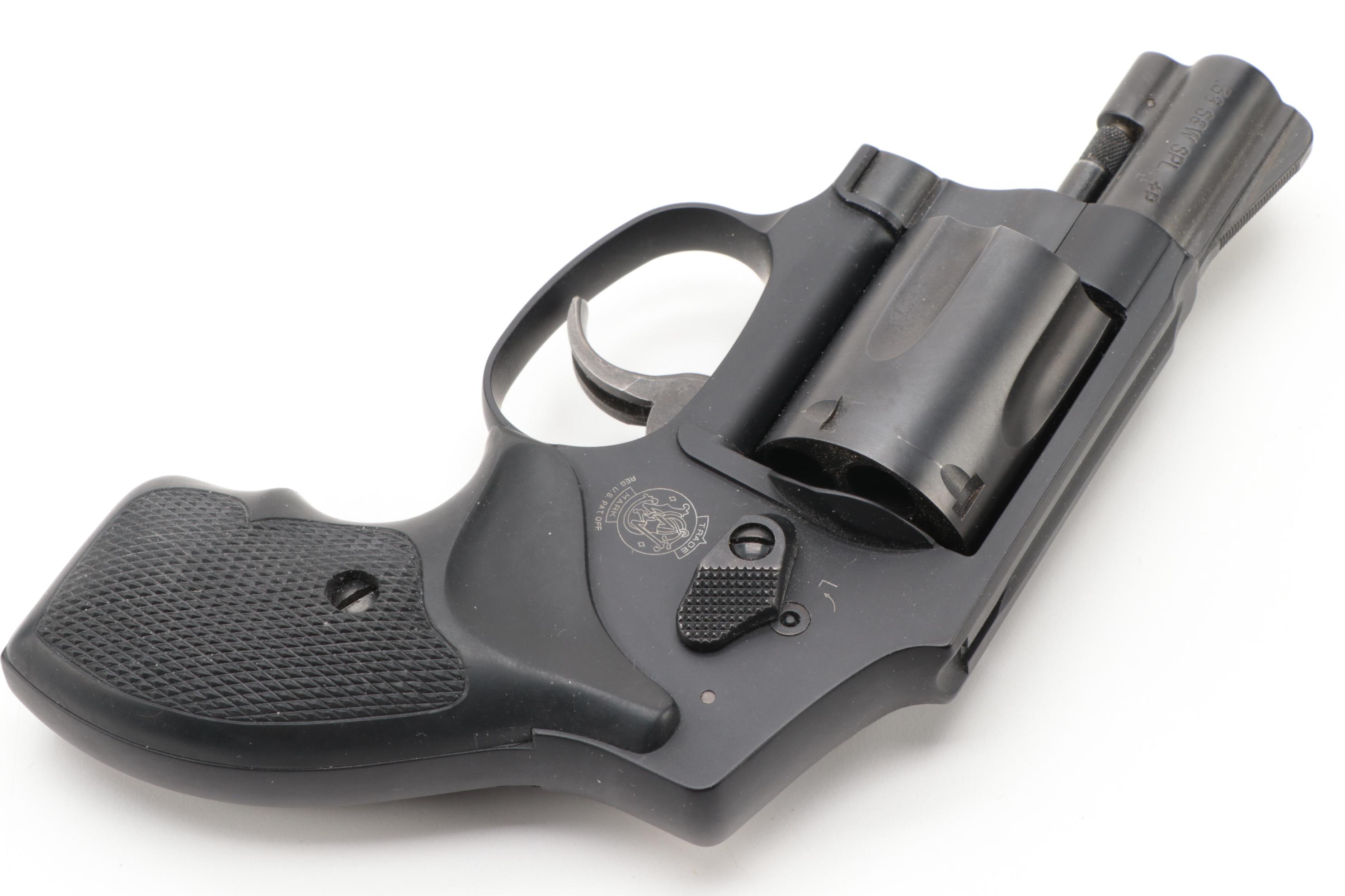 Smith and Wesson .38 Airweight Hammerless Revolver | EBTH