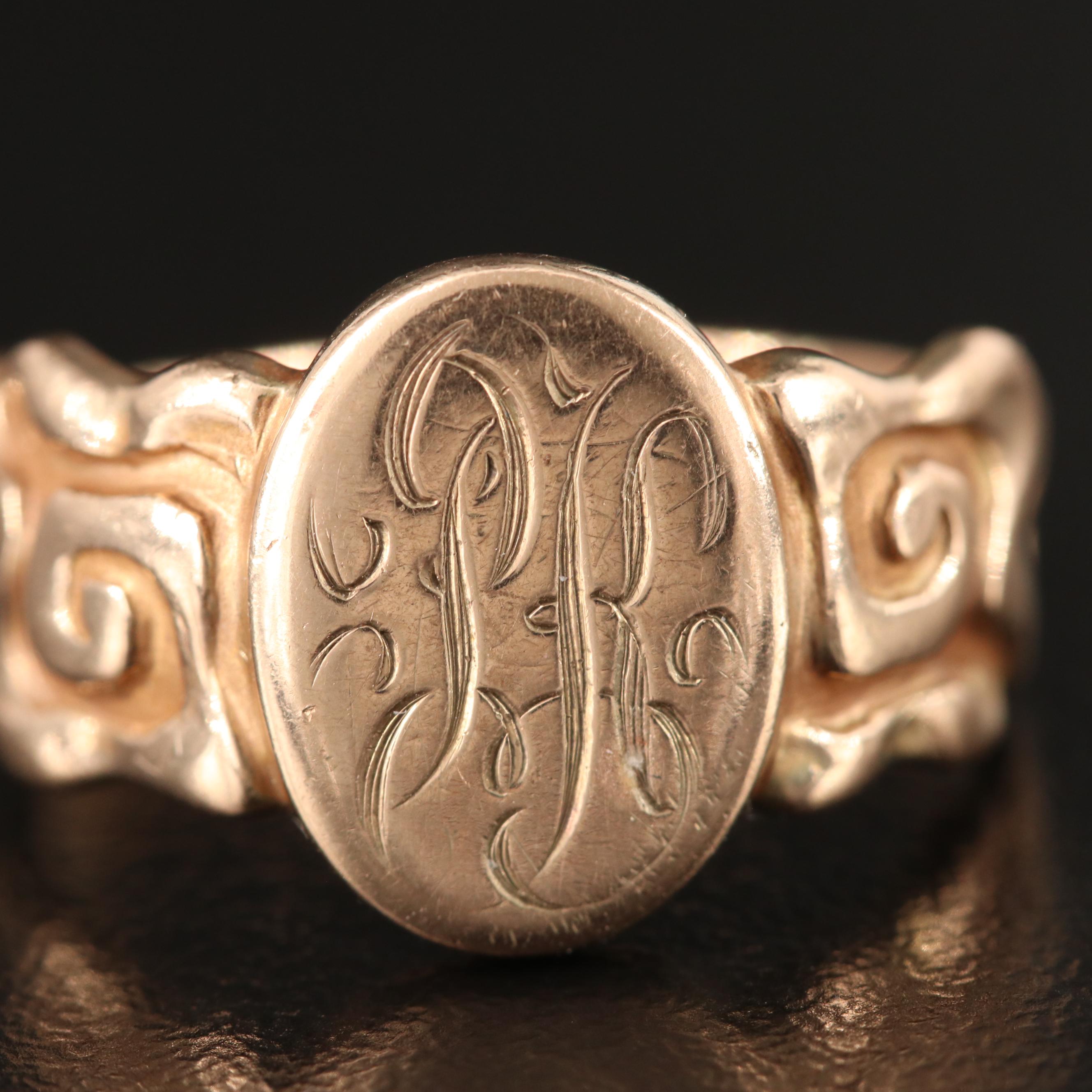 10K Monogrammed Ring | EBTH
