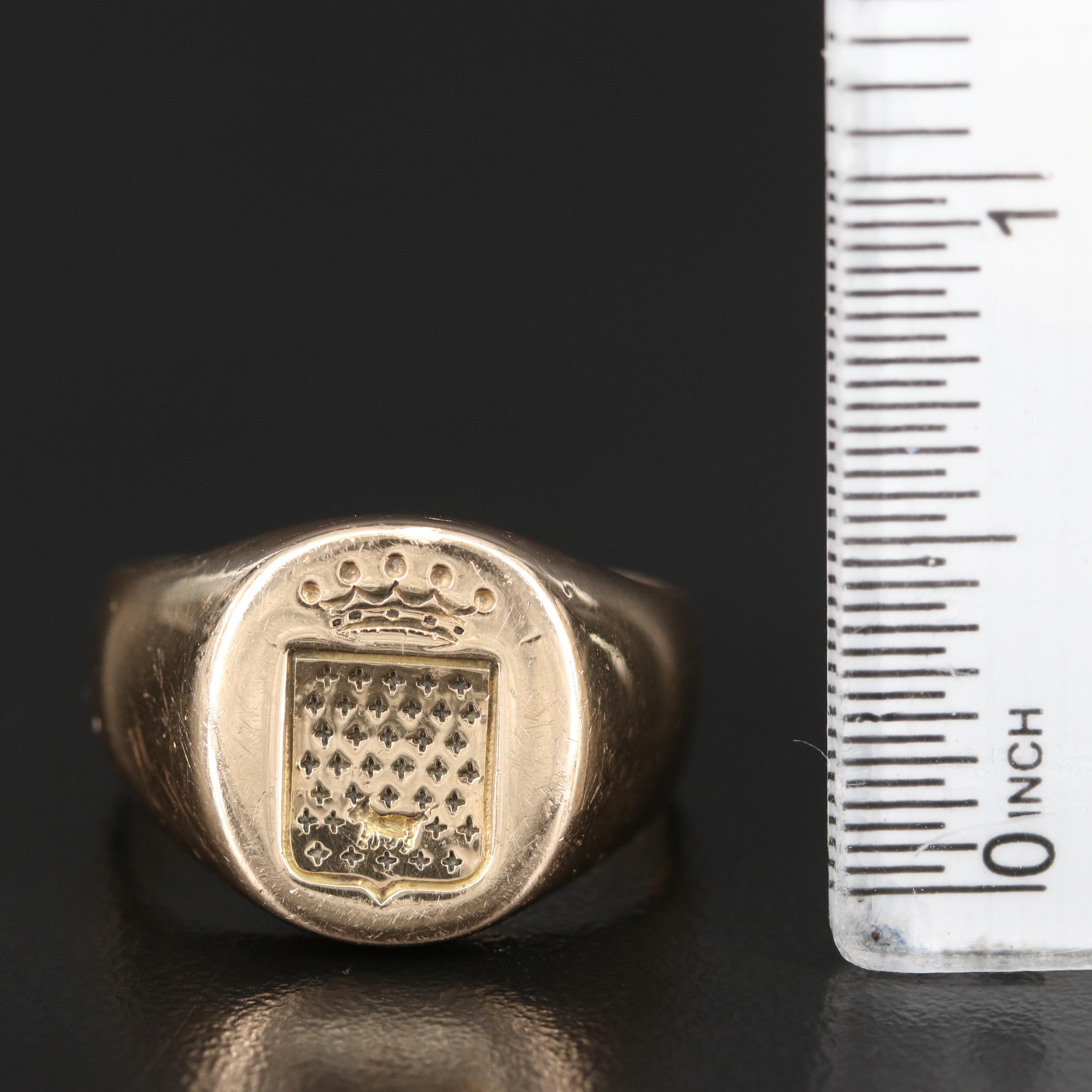 18K Signet Ring with Crown Emblem | EBTH