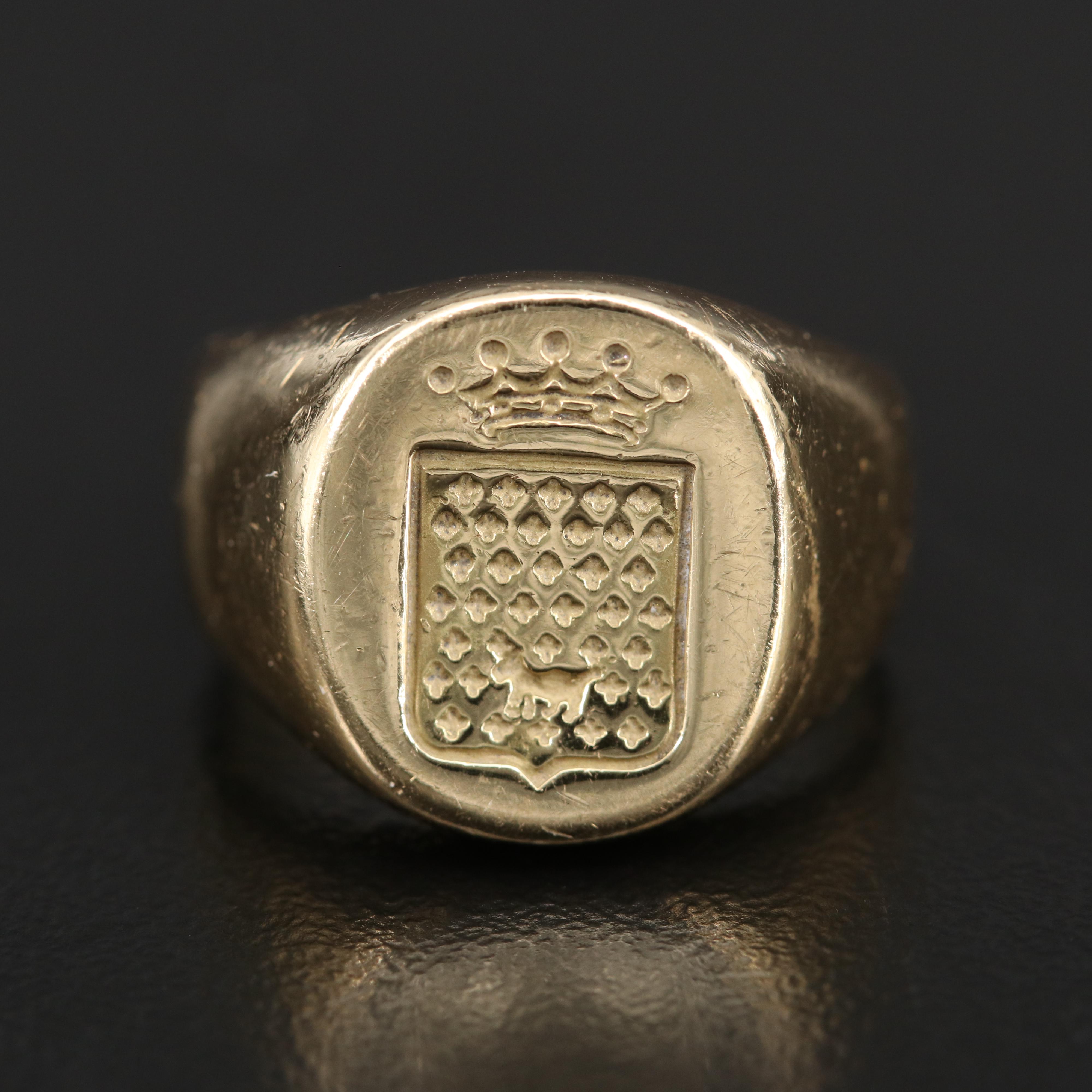 18K Signet Ring with Crown Emblem | EBTH