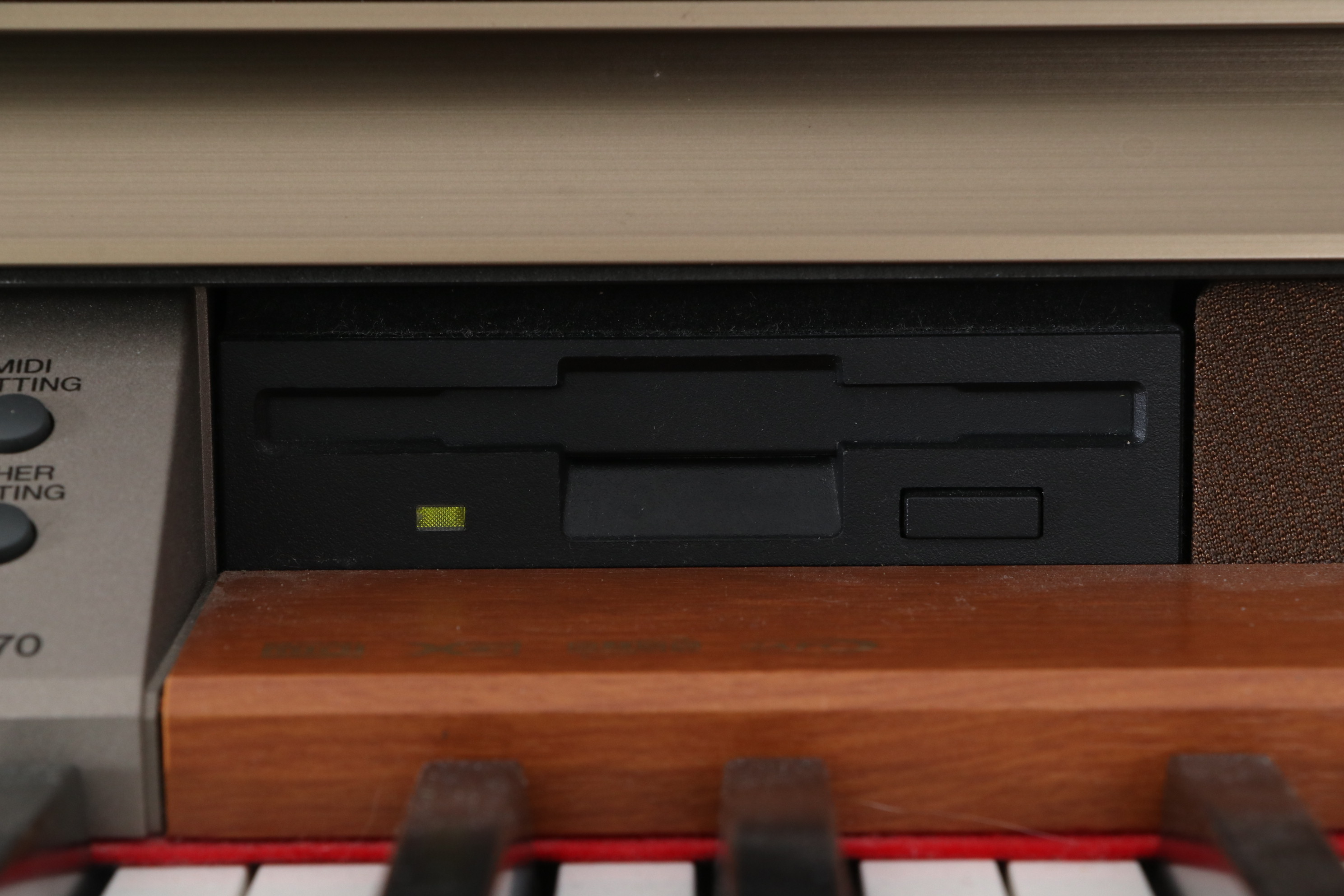 Yamaha Clavinova Piano Keyboard with Cherry Finish, 2002 | EBTH