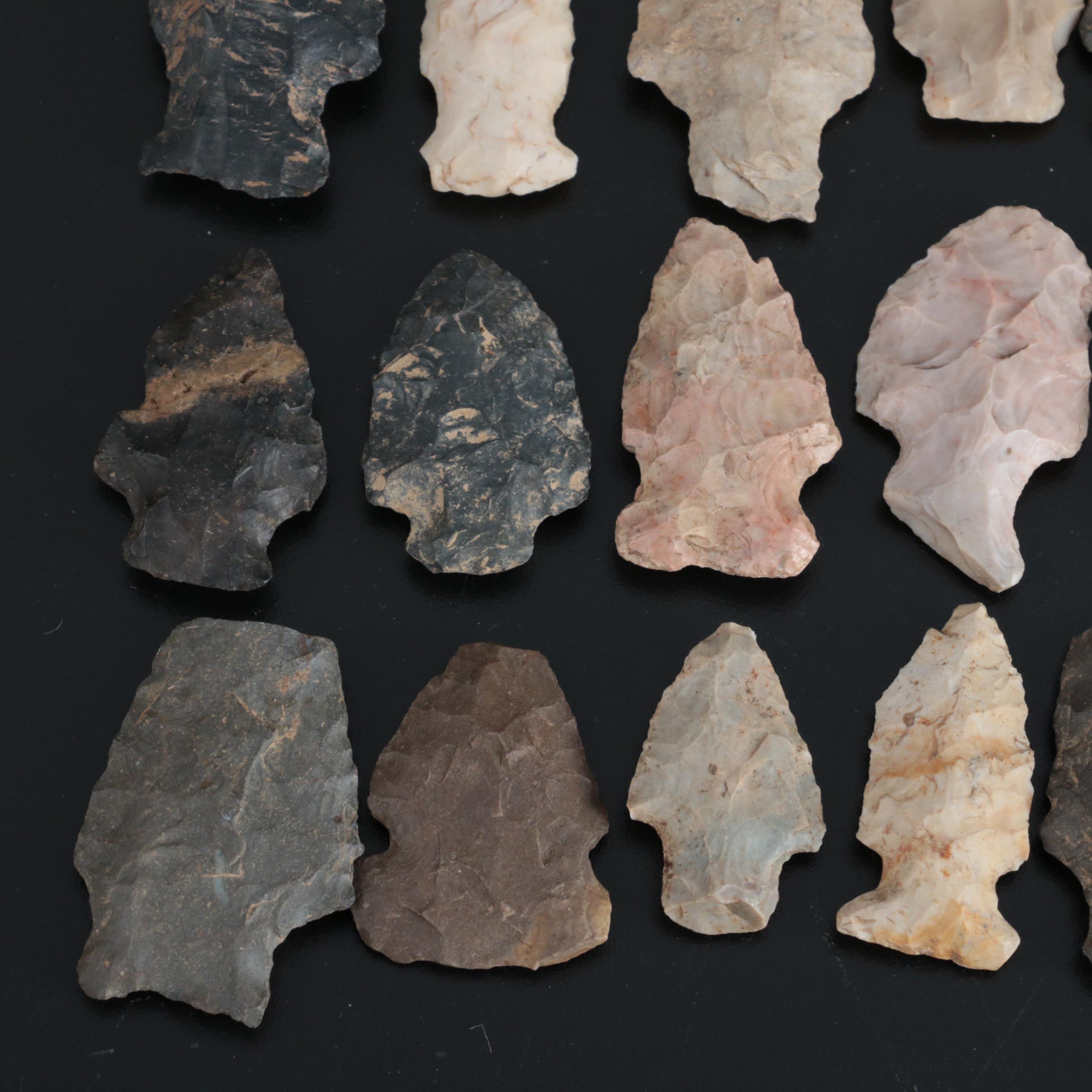 25 Native American Corner and Side Notched Projectile Points | EBTH