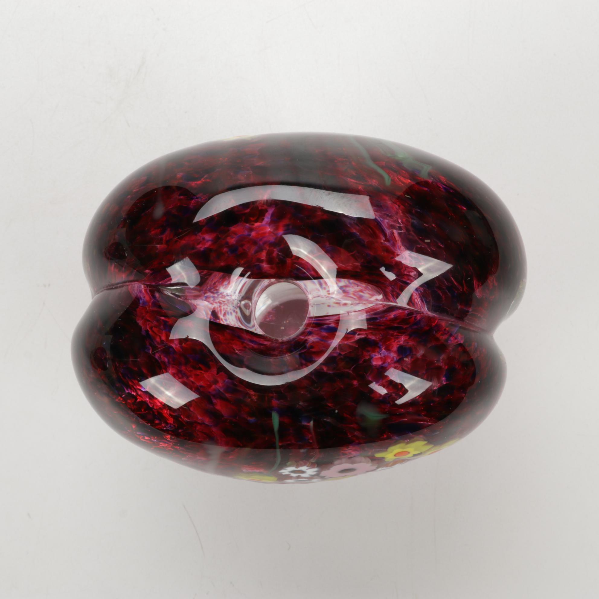 Handblown Art Glass Mark Mathews Apple and Shawn E. Messenger Vase | EBTH