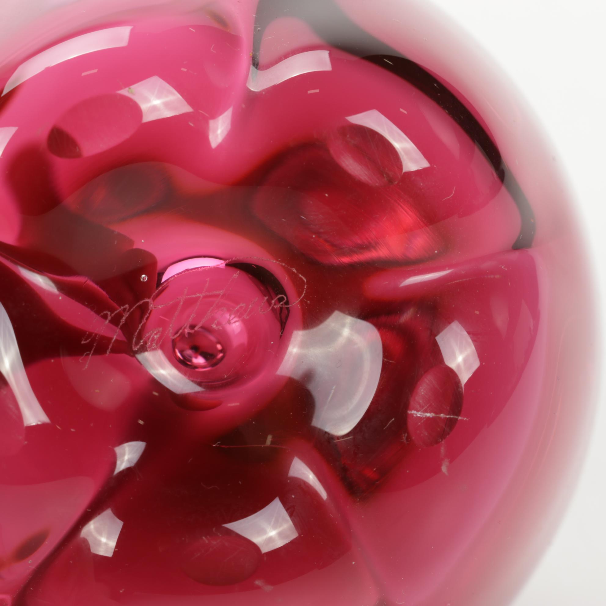 Handblown Art Glass Mark Mathews Apple and Shawn E. Messenger Vase | EBTH