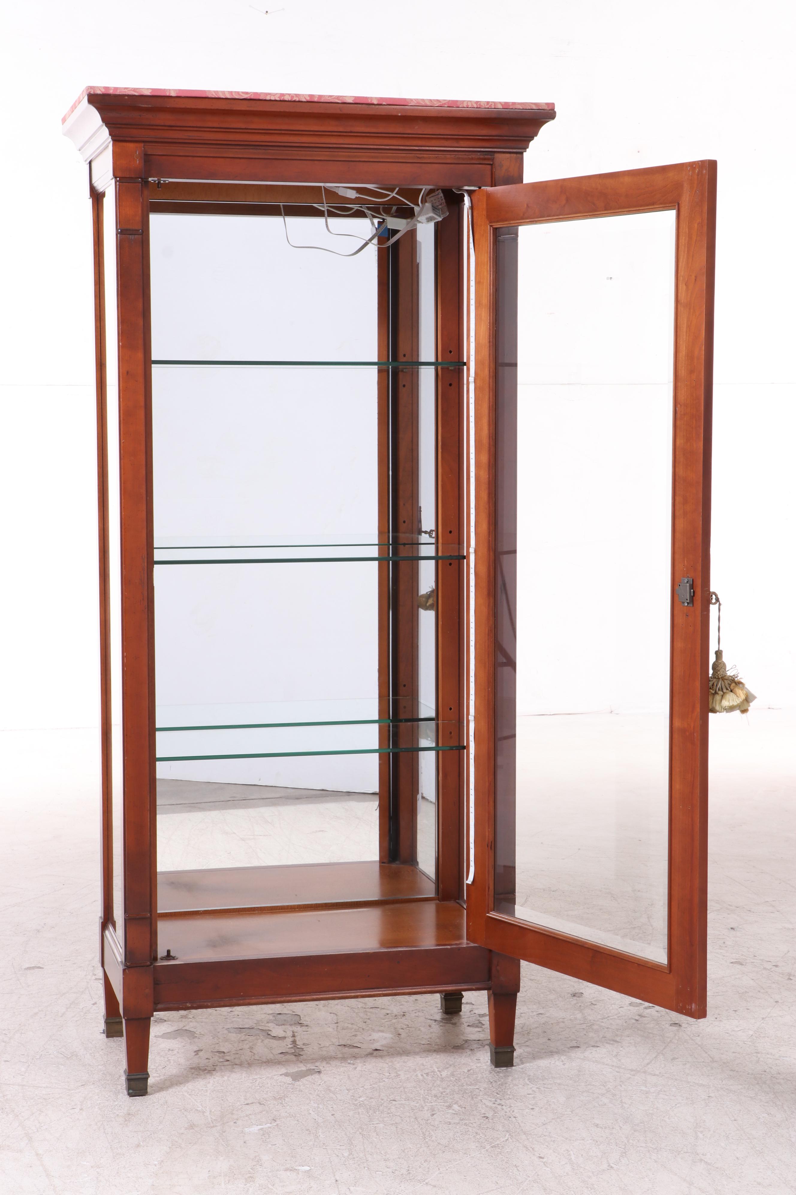 Hepplewhite Style Walnut Illuminated Display Cabinet, 20th Century | EBTH