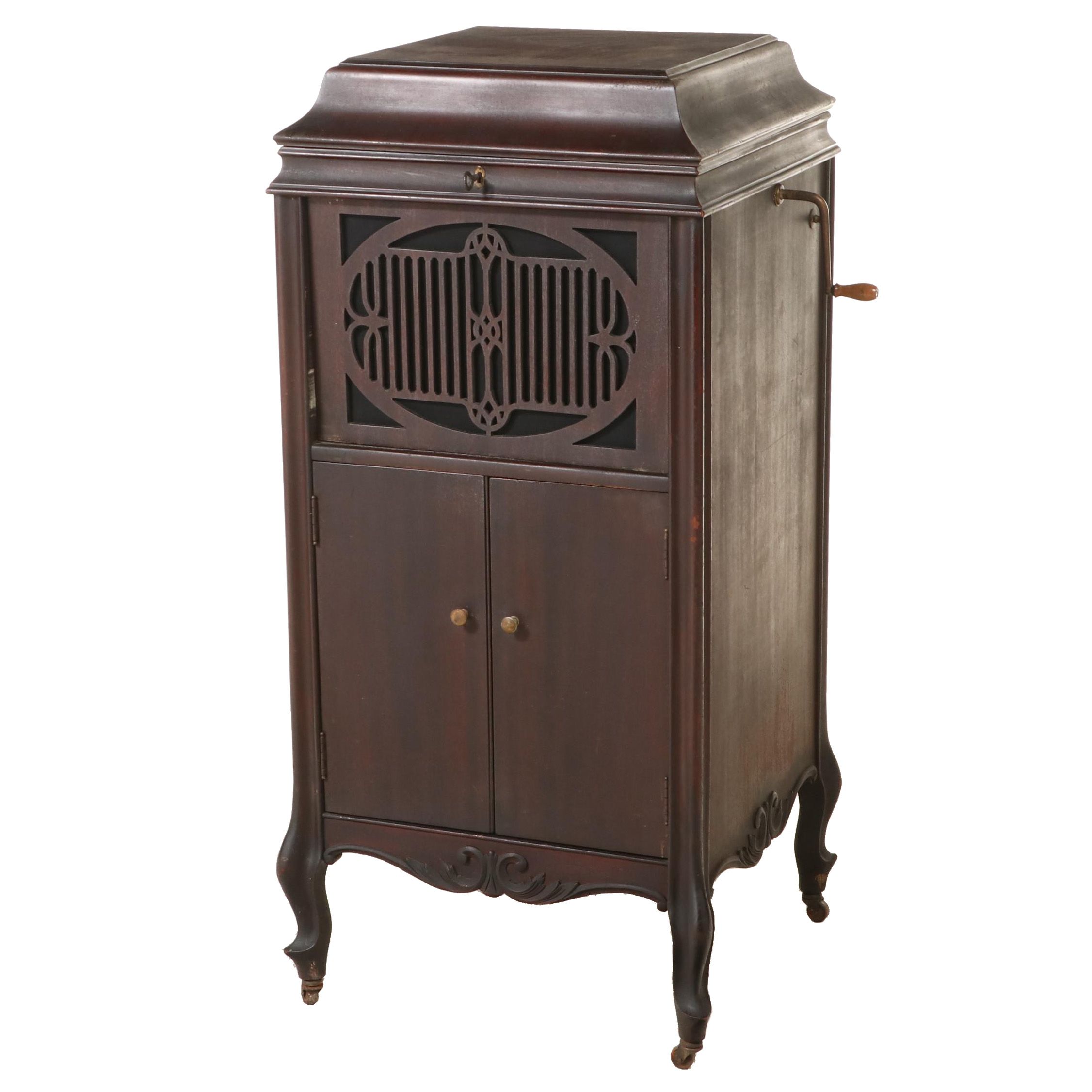 Brunswick Model 117 Mahogany Phonograph | EBTH