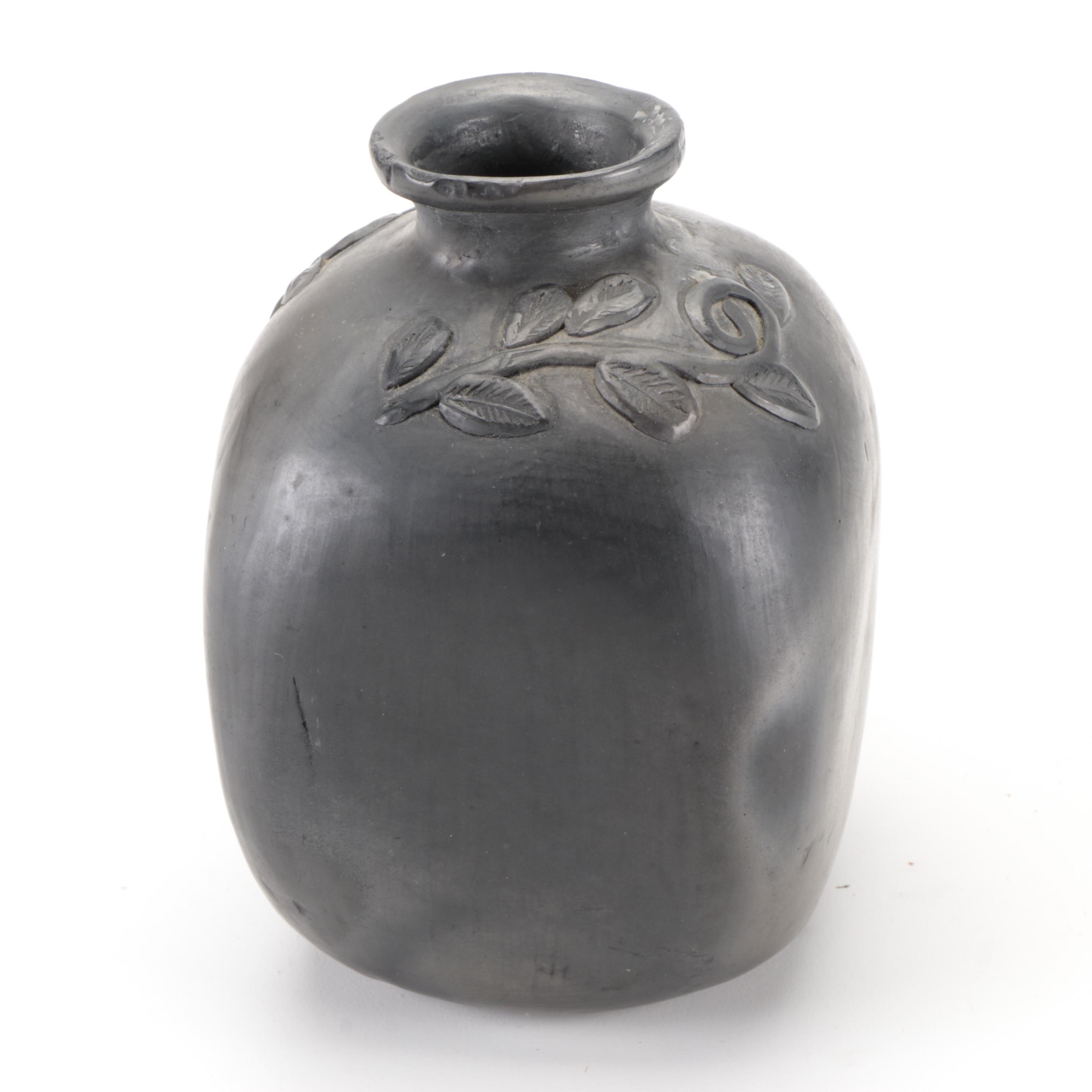 Doña Rosa Oaxacan Barro Negro Hand Built Pottery Vessel | EBTH