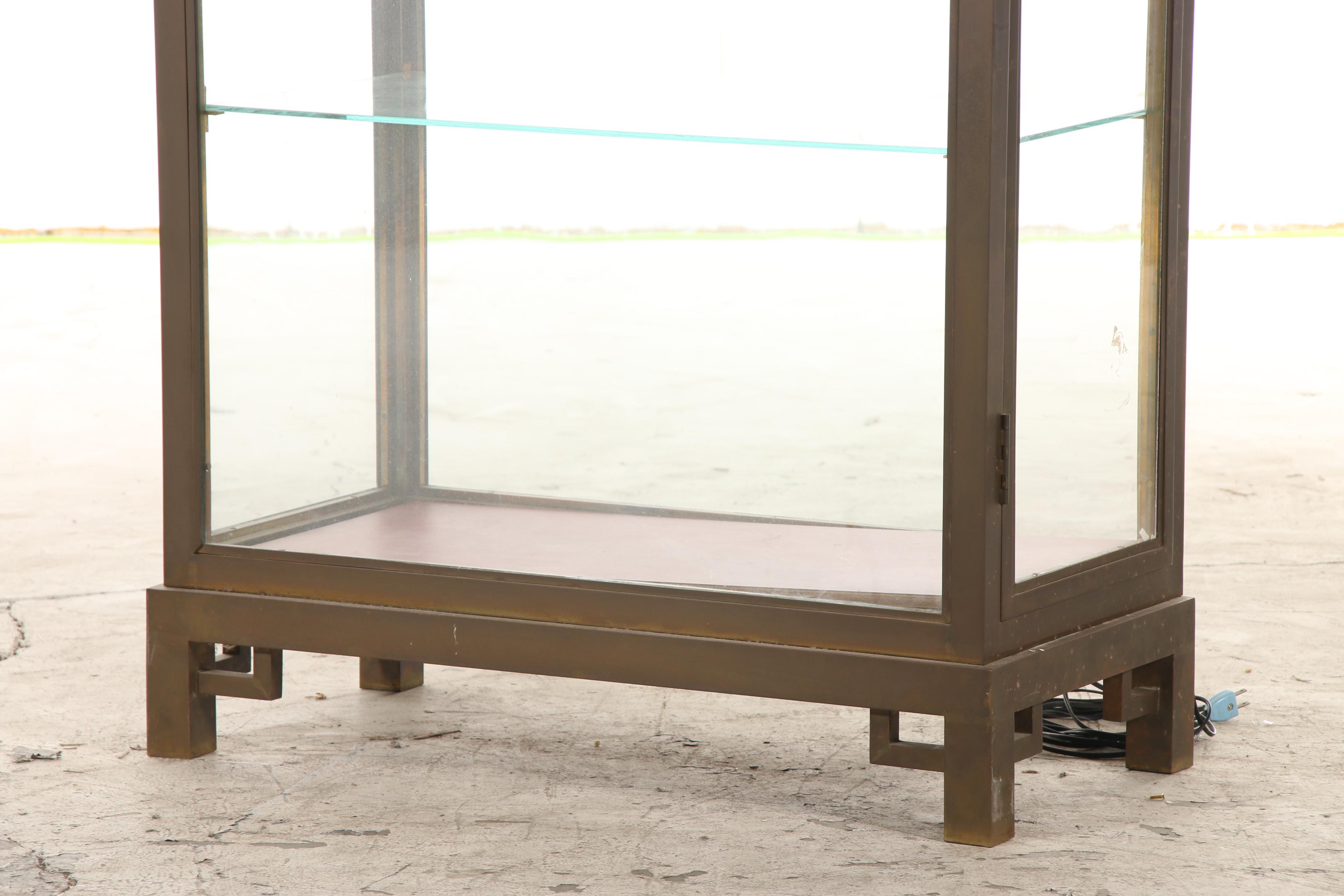 Brass Illuminated Merchandise Display Cabinet | EBTH