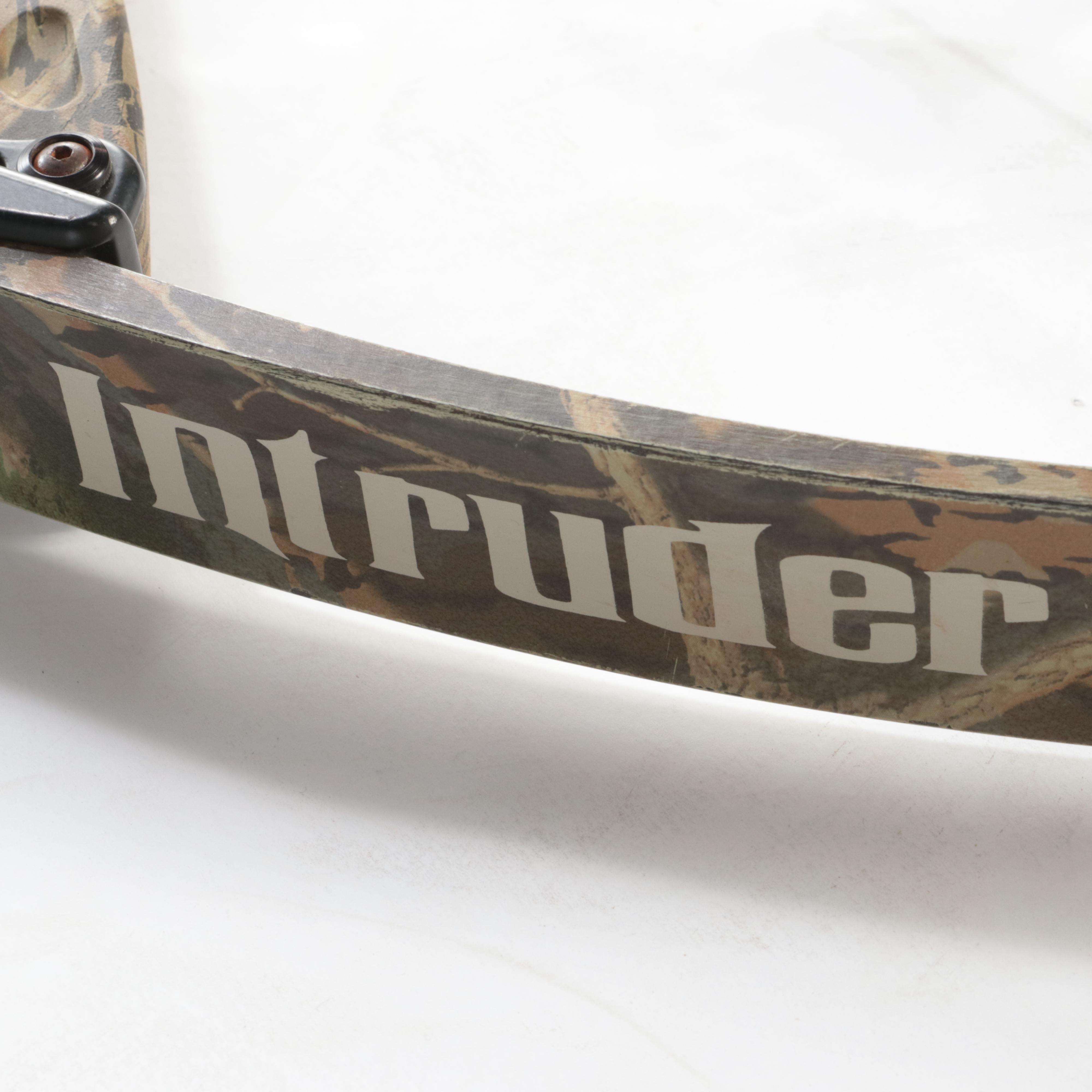Hoyt MagnaTec Intruder Compound Bow with Accessories | EBTH