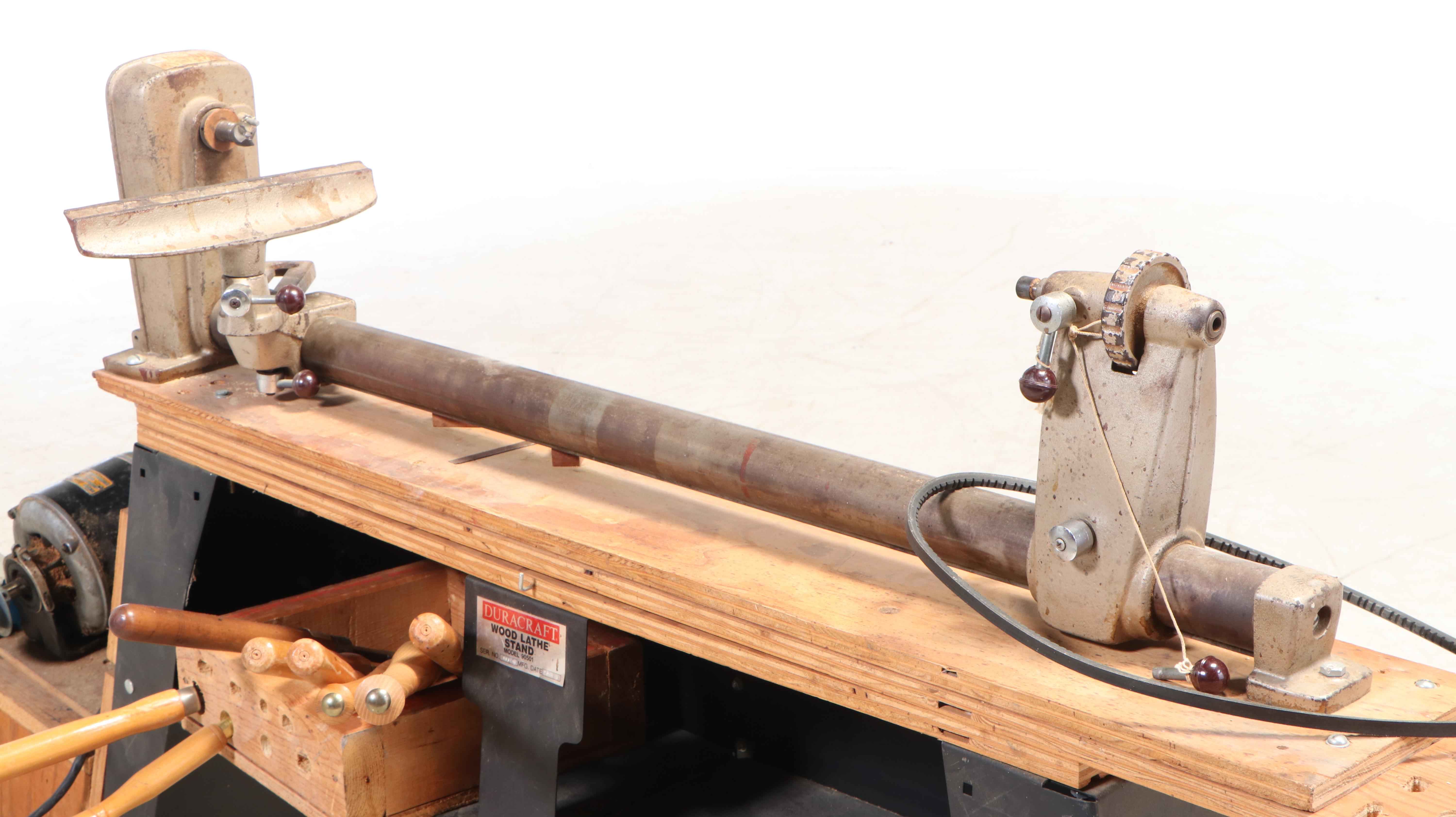 Duracraft Wood Lathe Stand with Electric Lathe and Eight Chisels | EBTH