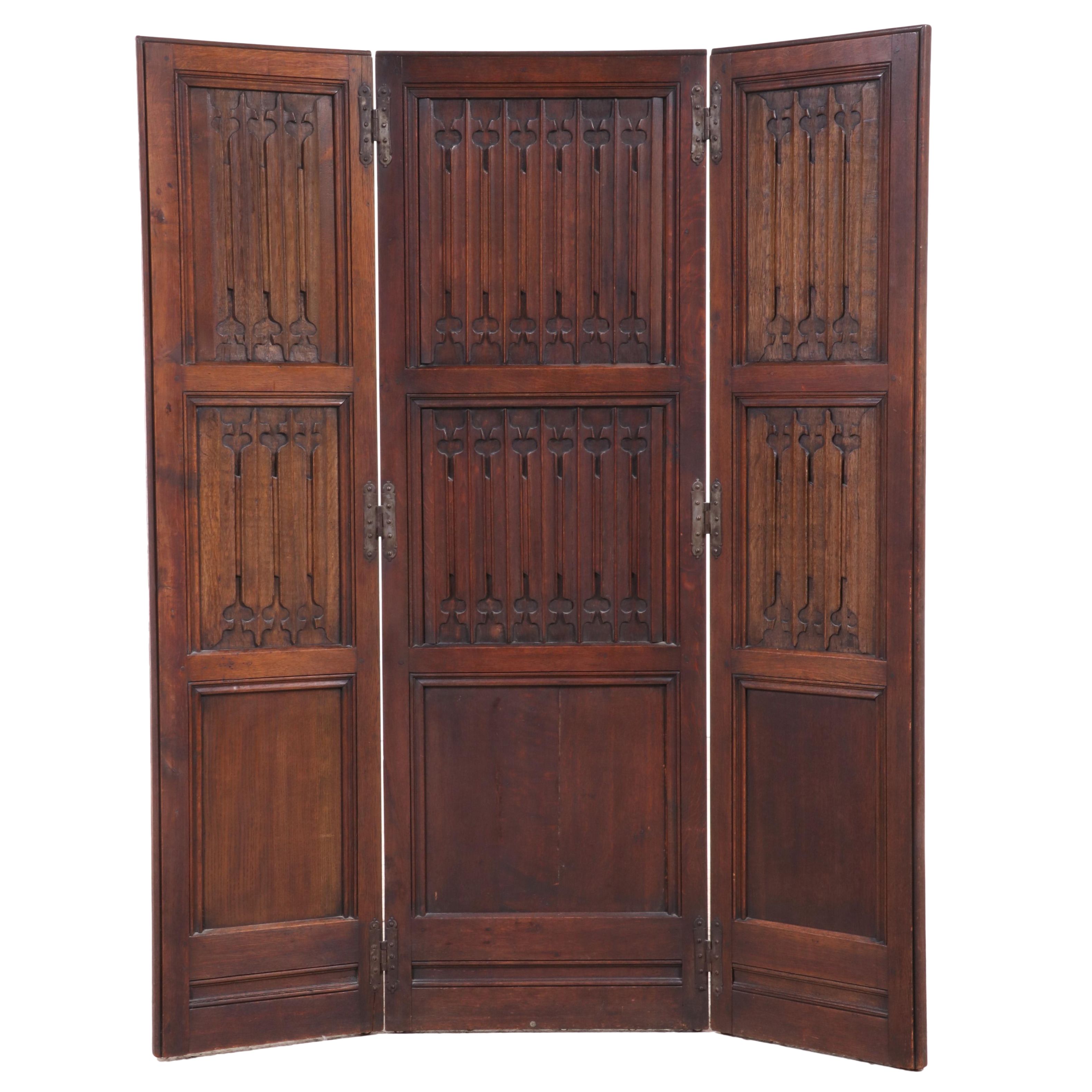 Oak Linen-Fold Carved Three-Panel Screen, 1920s | EBTH