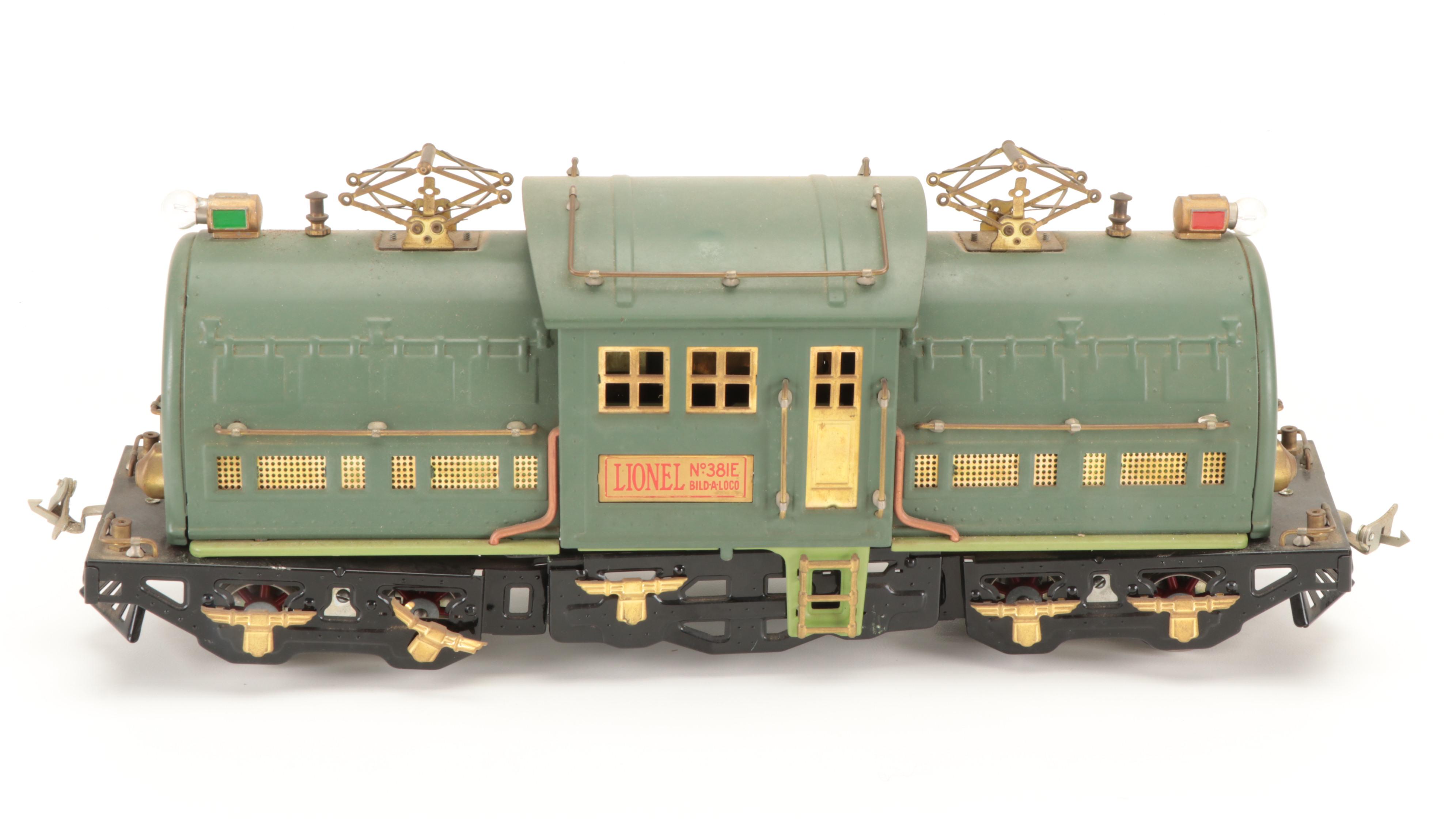 Lionel Standard Gauge No.381E Locomotive and No.517 Cabooses, 1920s | EBTH