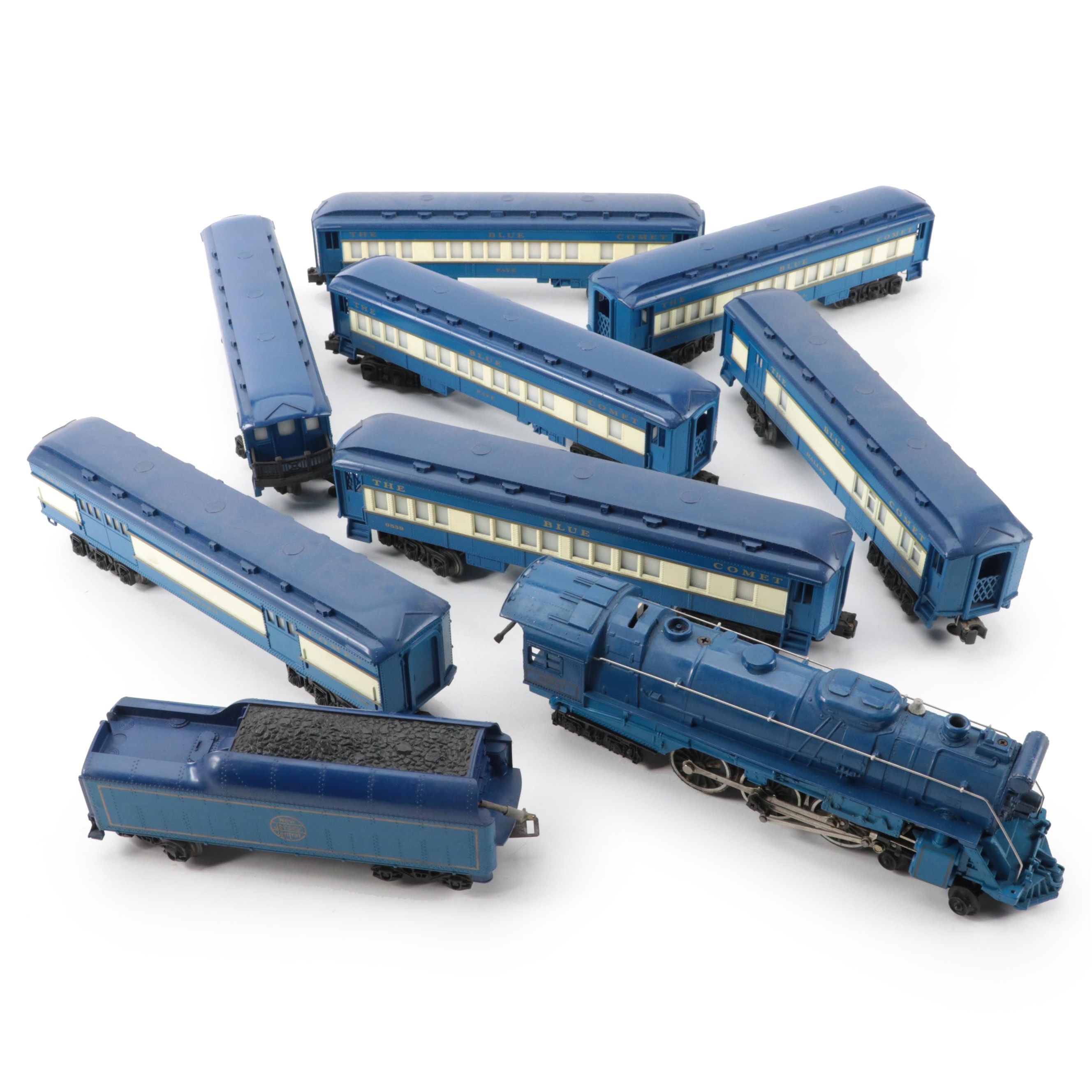 Lionel "The Blue Comet" Locomotive and Train Cars | EBTH
