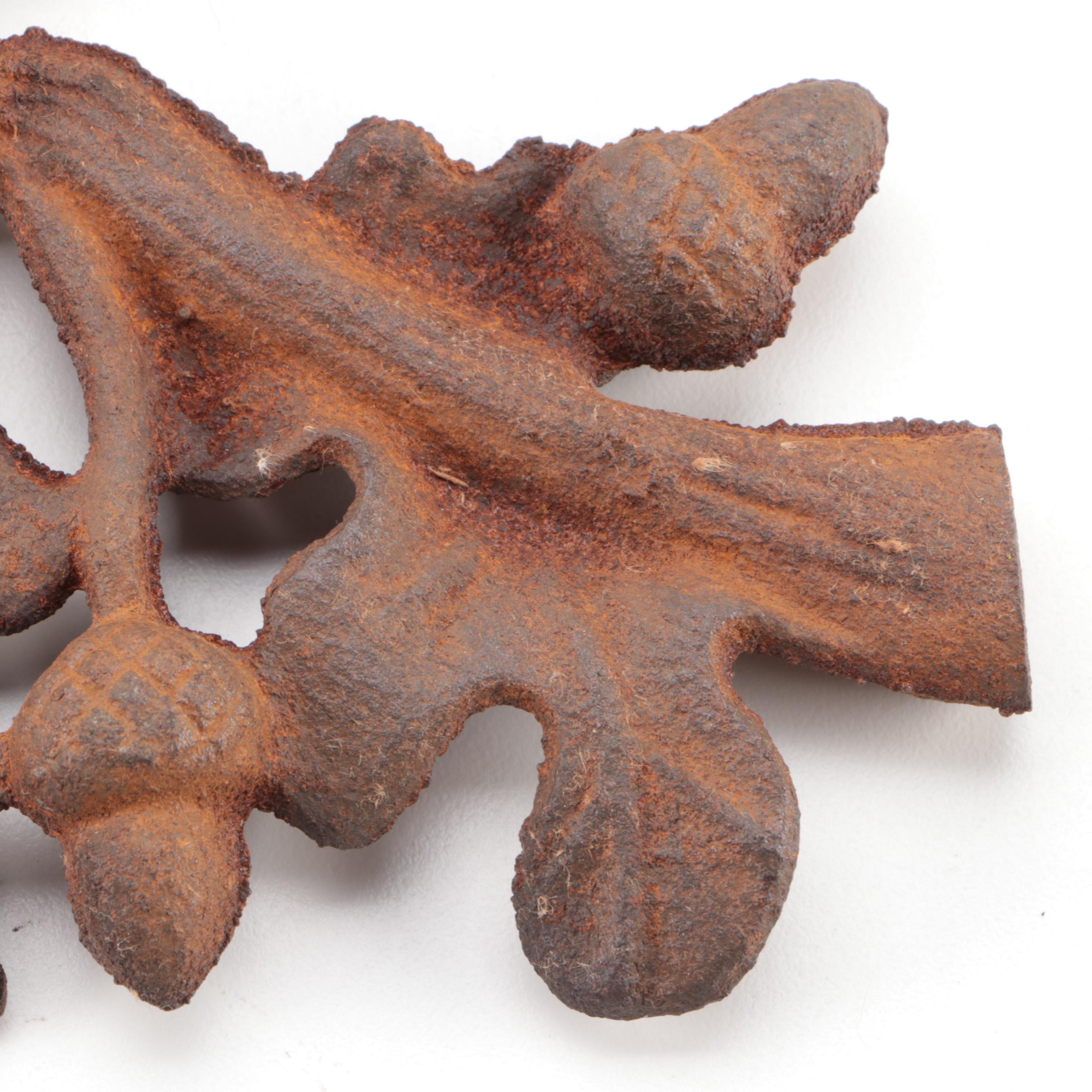 Cast Iron Oak Leaf Design Decorative Metal Piece | EBTH