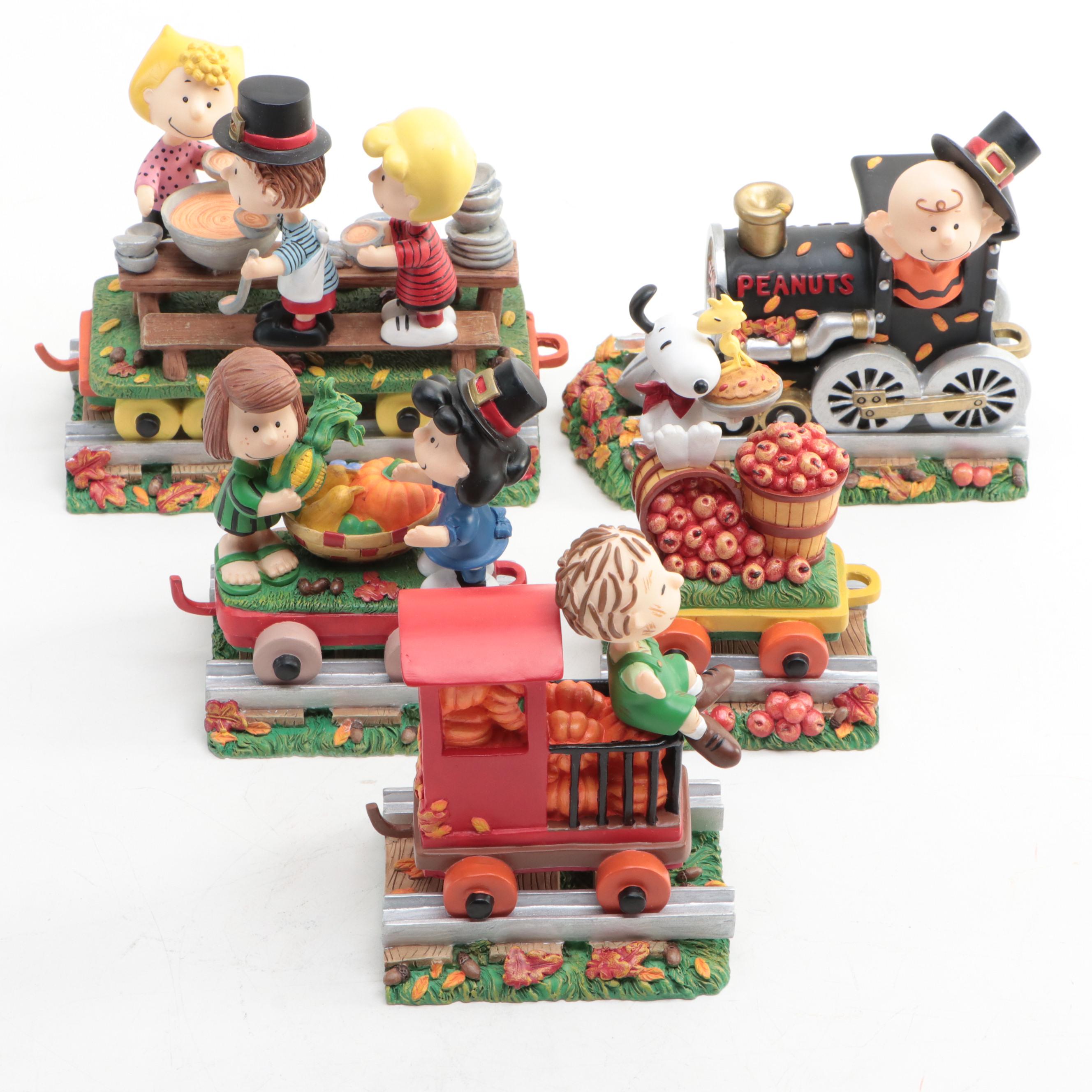 Danbury Mint "Peanuts Thanksgiving Special" Train | EBTH