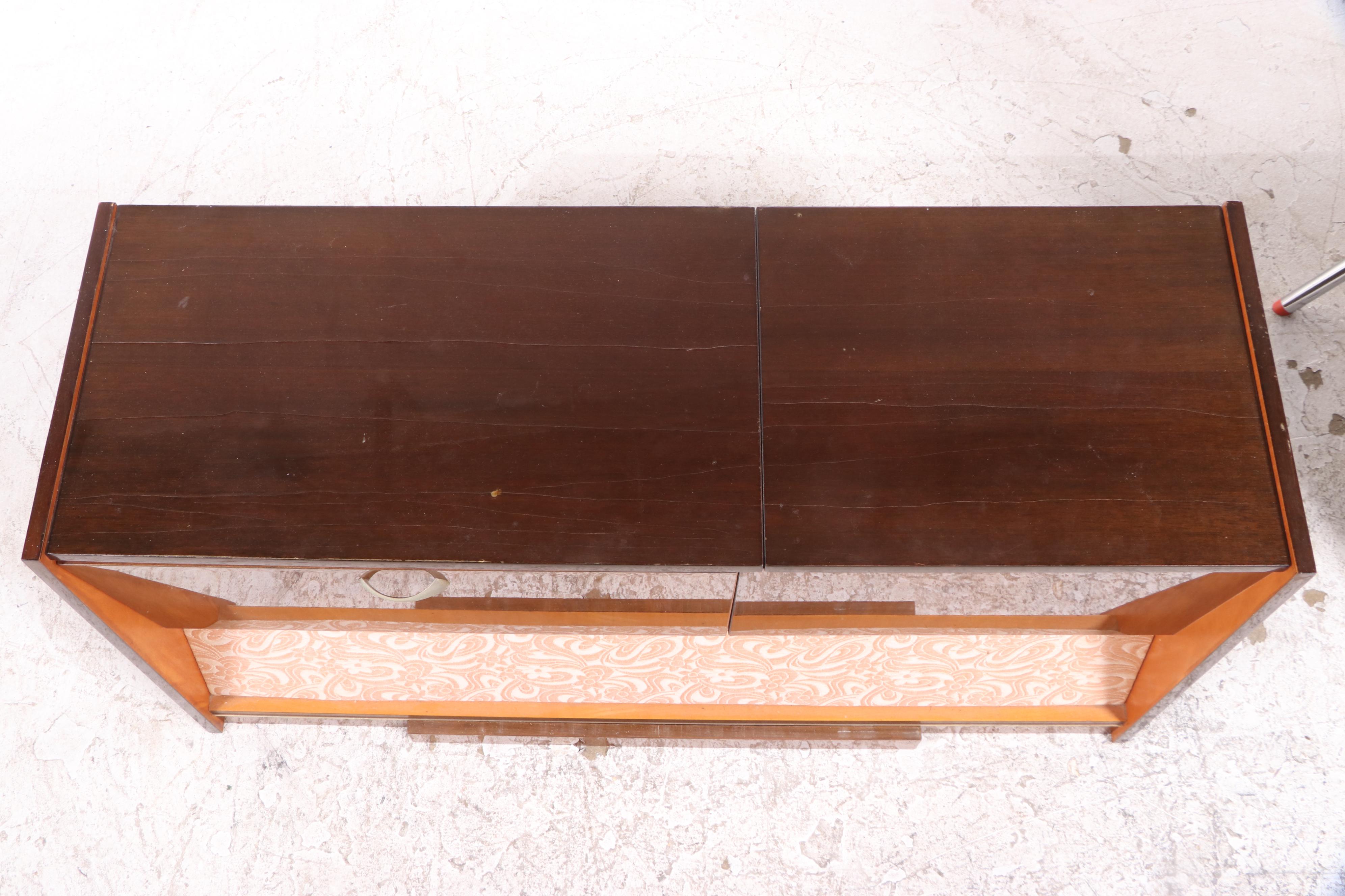 Loewe-Opta AM/FM Radio Console with Turntable, 1960s | EBTH