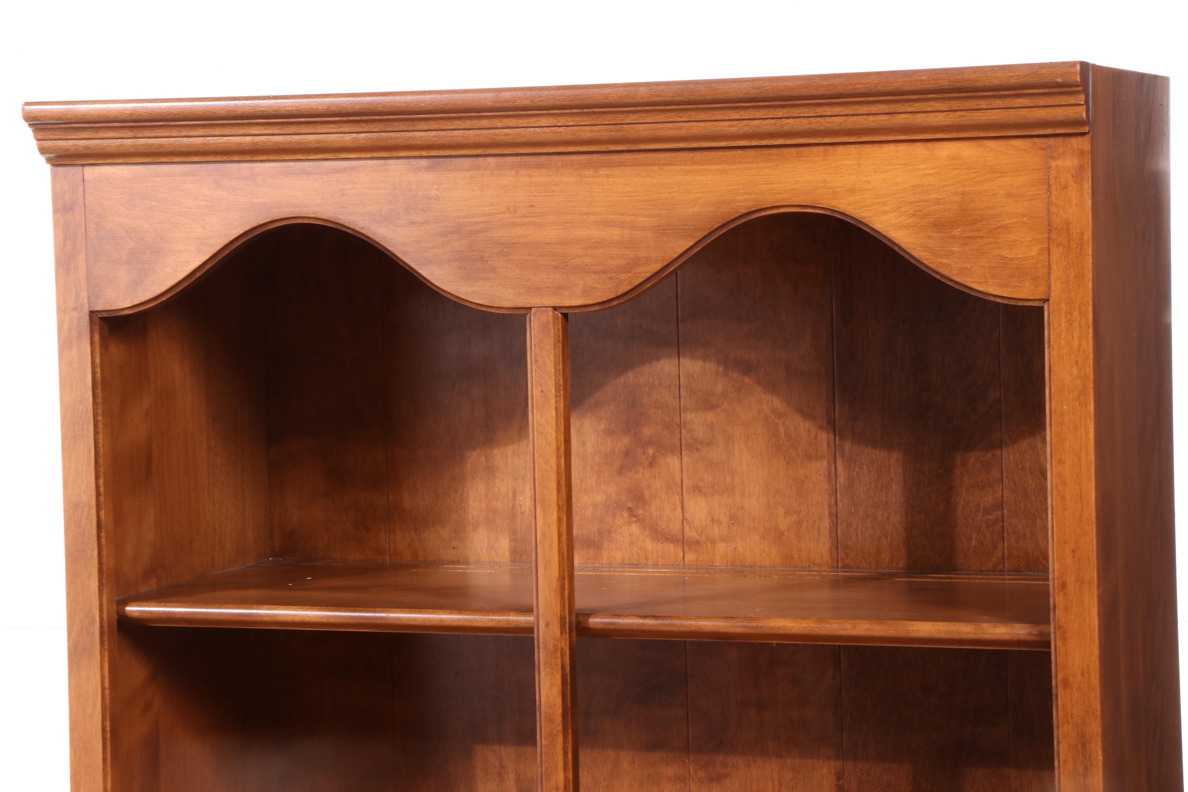 Ethan Allen Colonial Style Maple Bookcase, Late 20th Century | EBTH