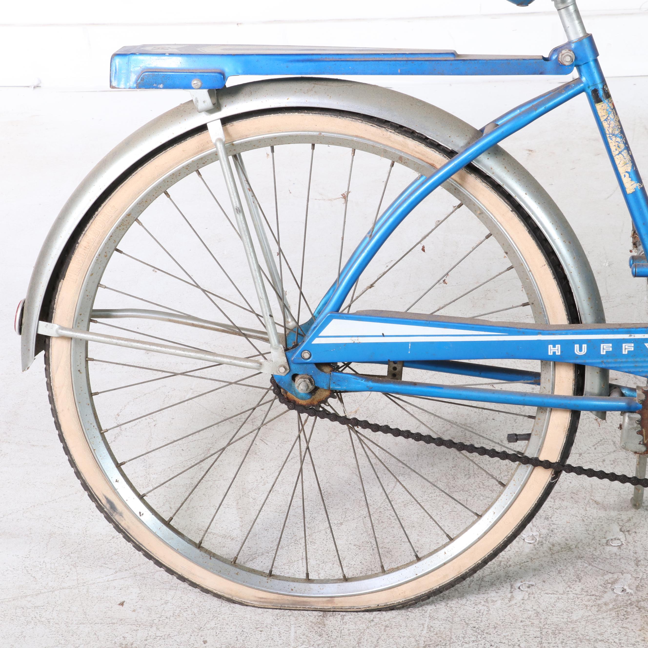 Vintage Huffy Galaxie Bicycle | EBTH