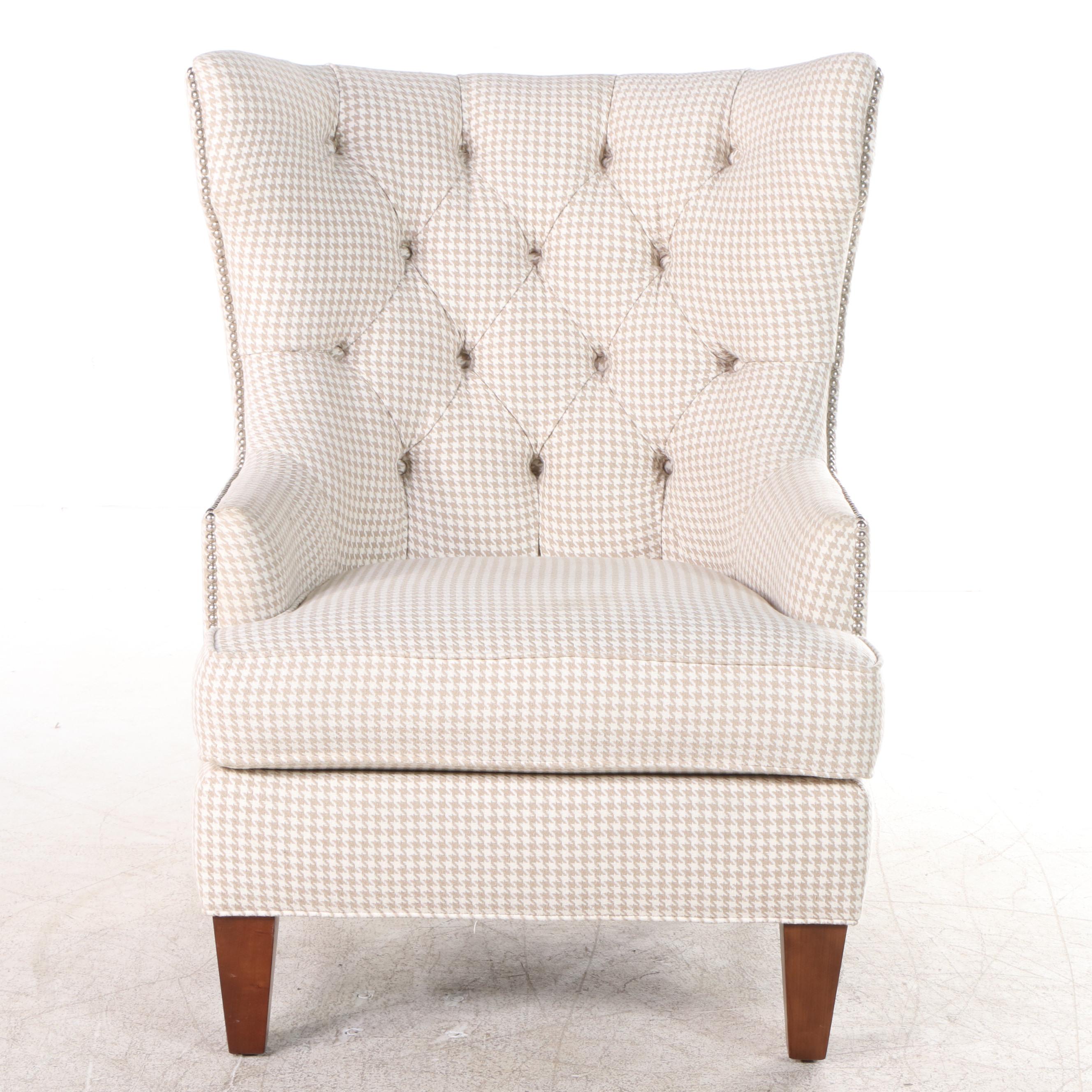Huntington House Hounds Tooth Upholstered Lounge Chair | EBTH