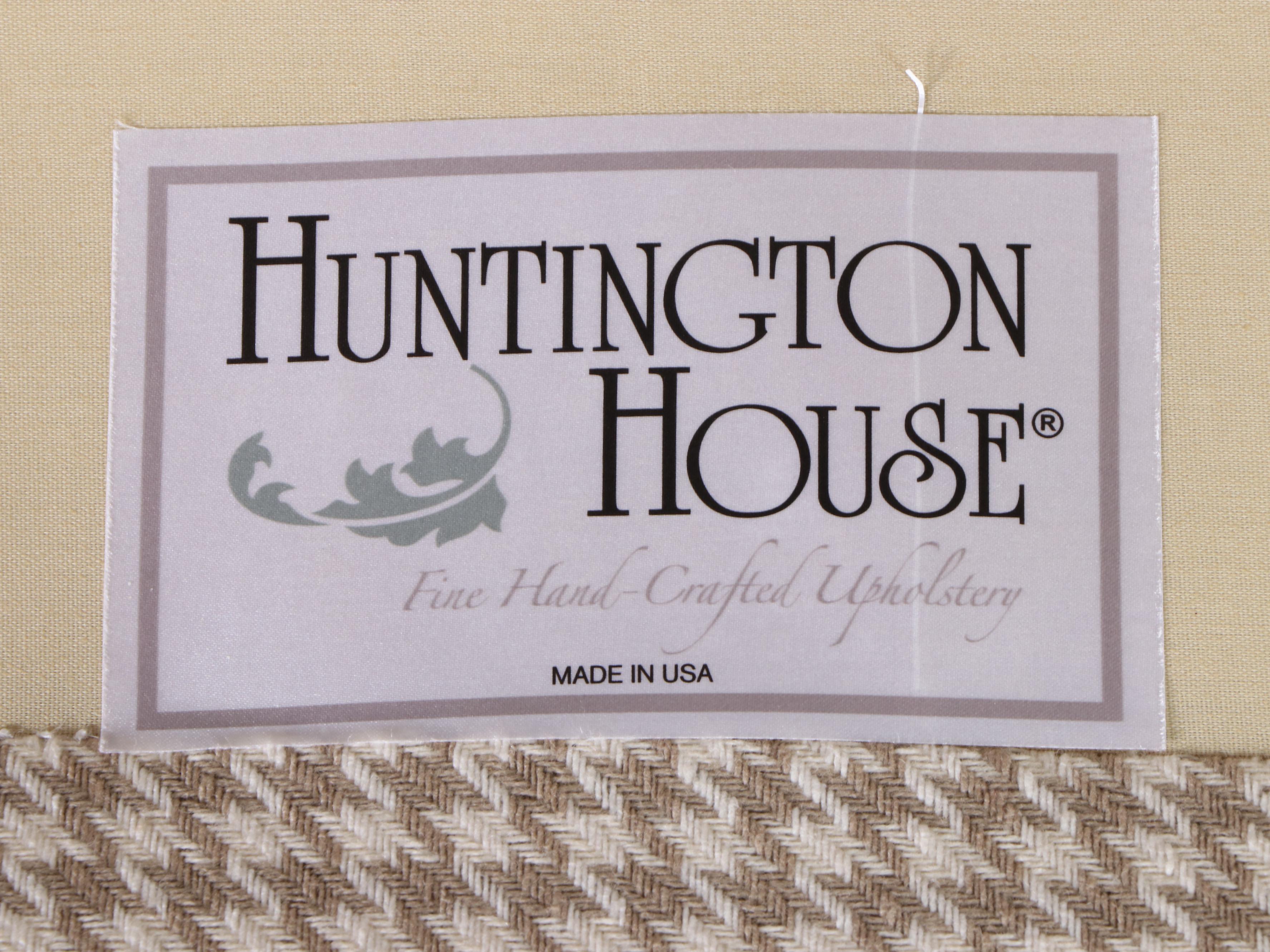 Huntington House Hounds Tooth Upholstered Lounge Chair | EBTH