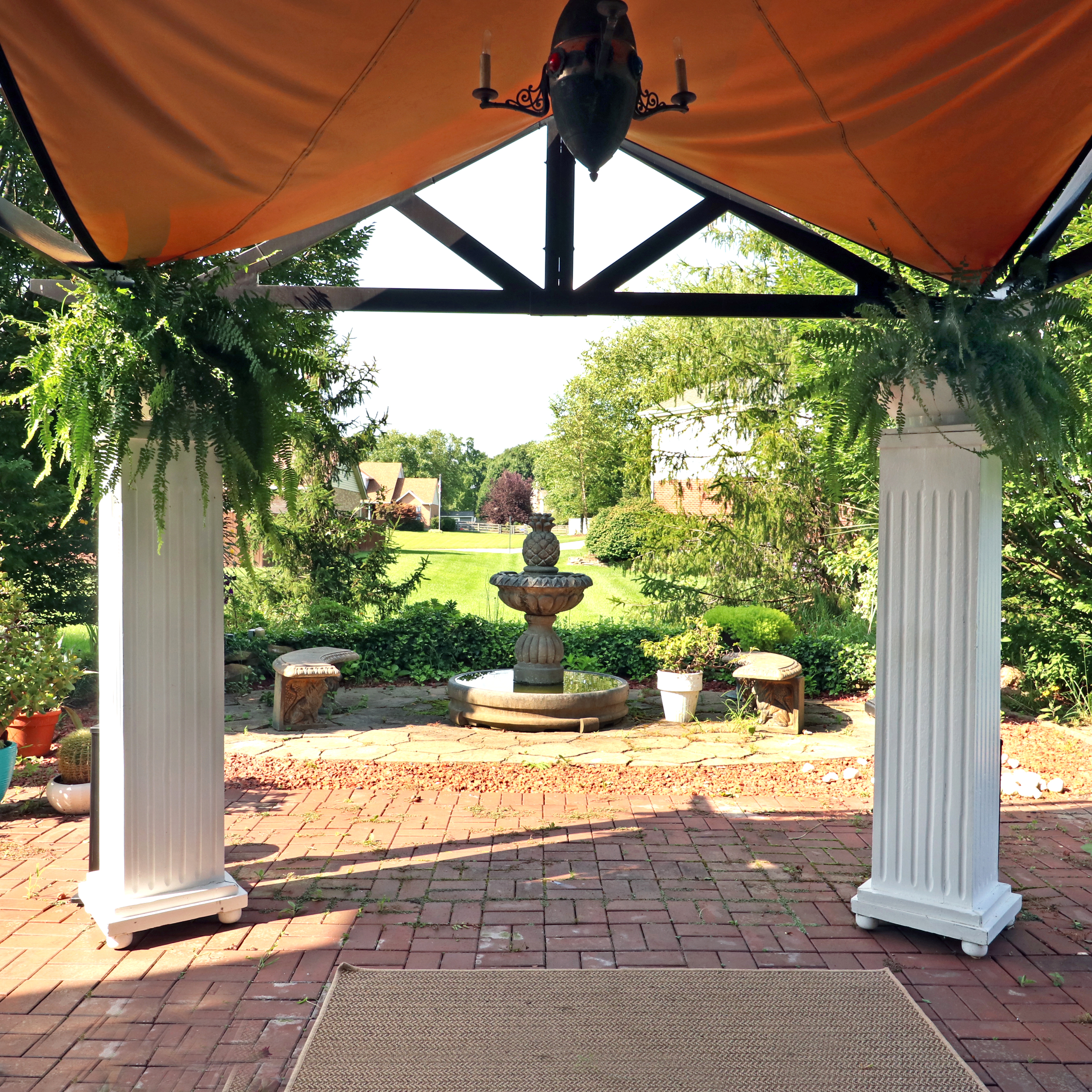 Pair of Painted Wood Fluted Pillar Columns with Planters | EBTH