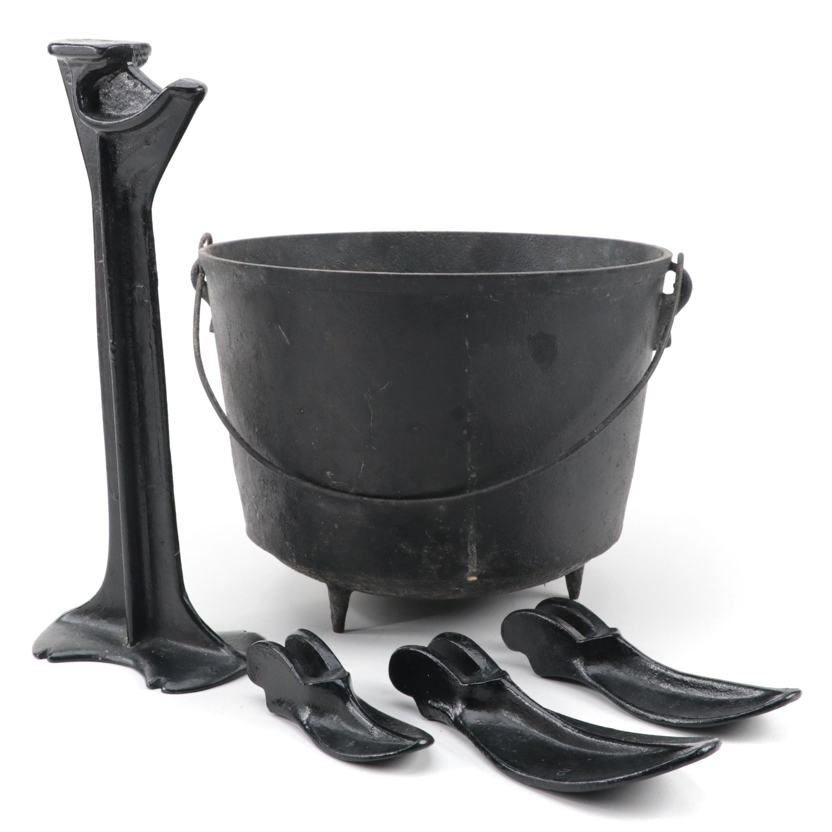 Cast Iron Three-Foot Cauldron with Cobblers Shoe Forms and Stand | EBTH
