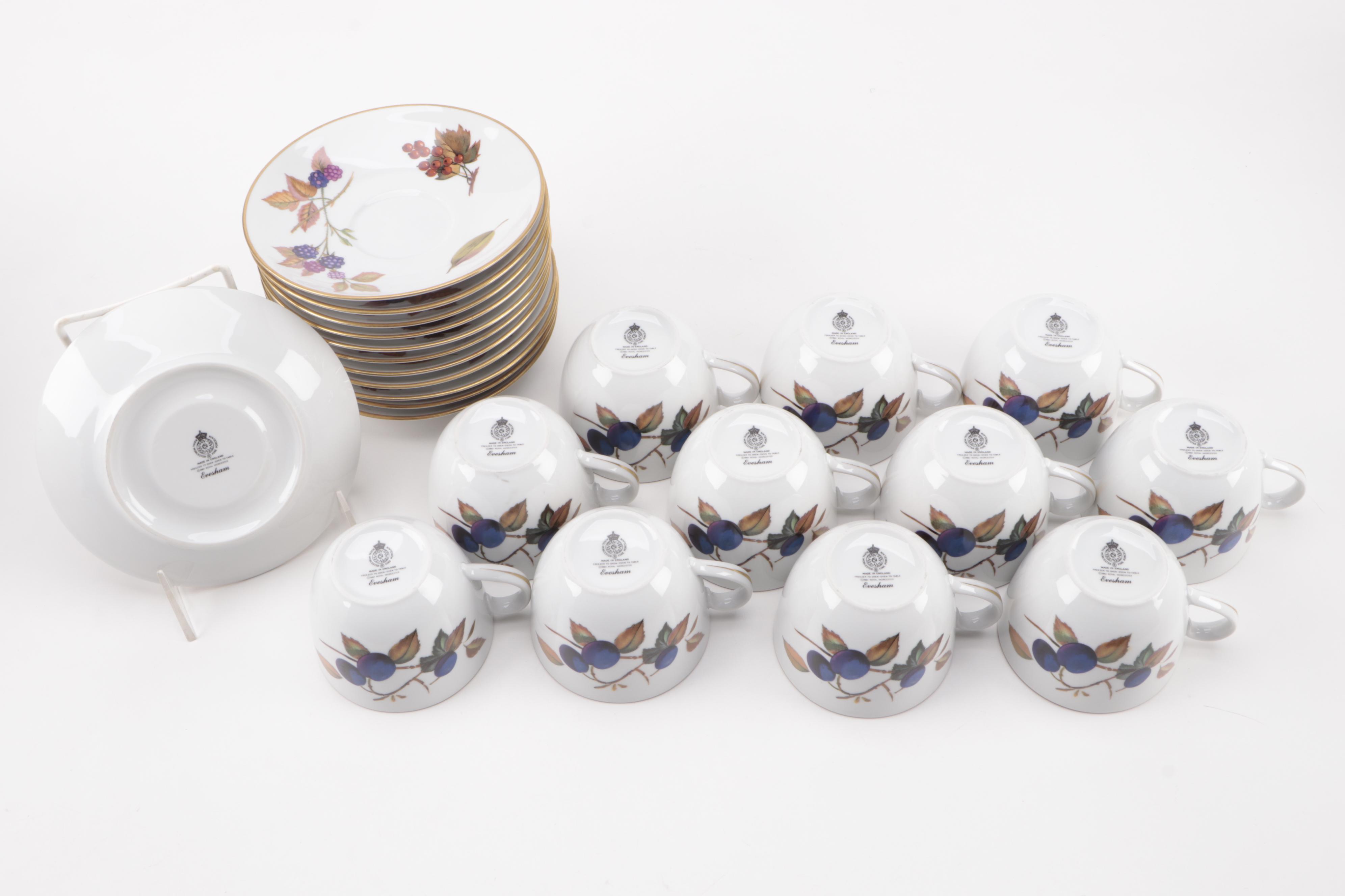 Royal Worcester "Evesham" Porcelain Dinnerware | EBTH