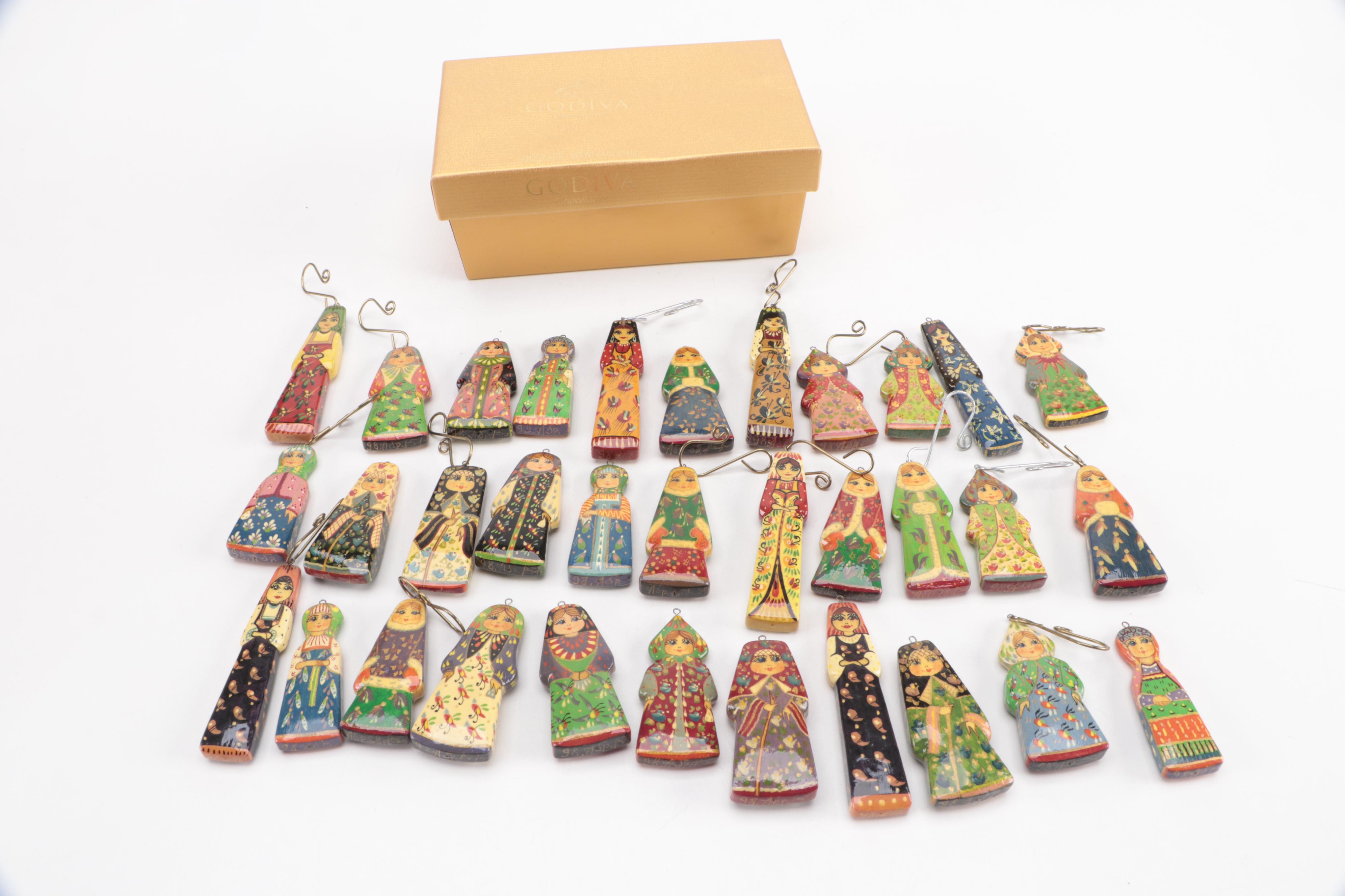 Russian Folk Art with Pulley Puppets and Other Ornaments | EBTH