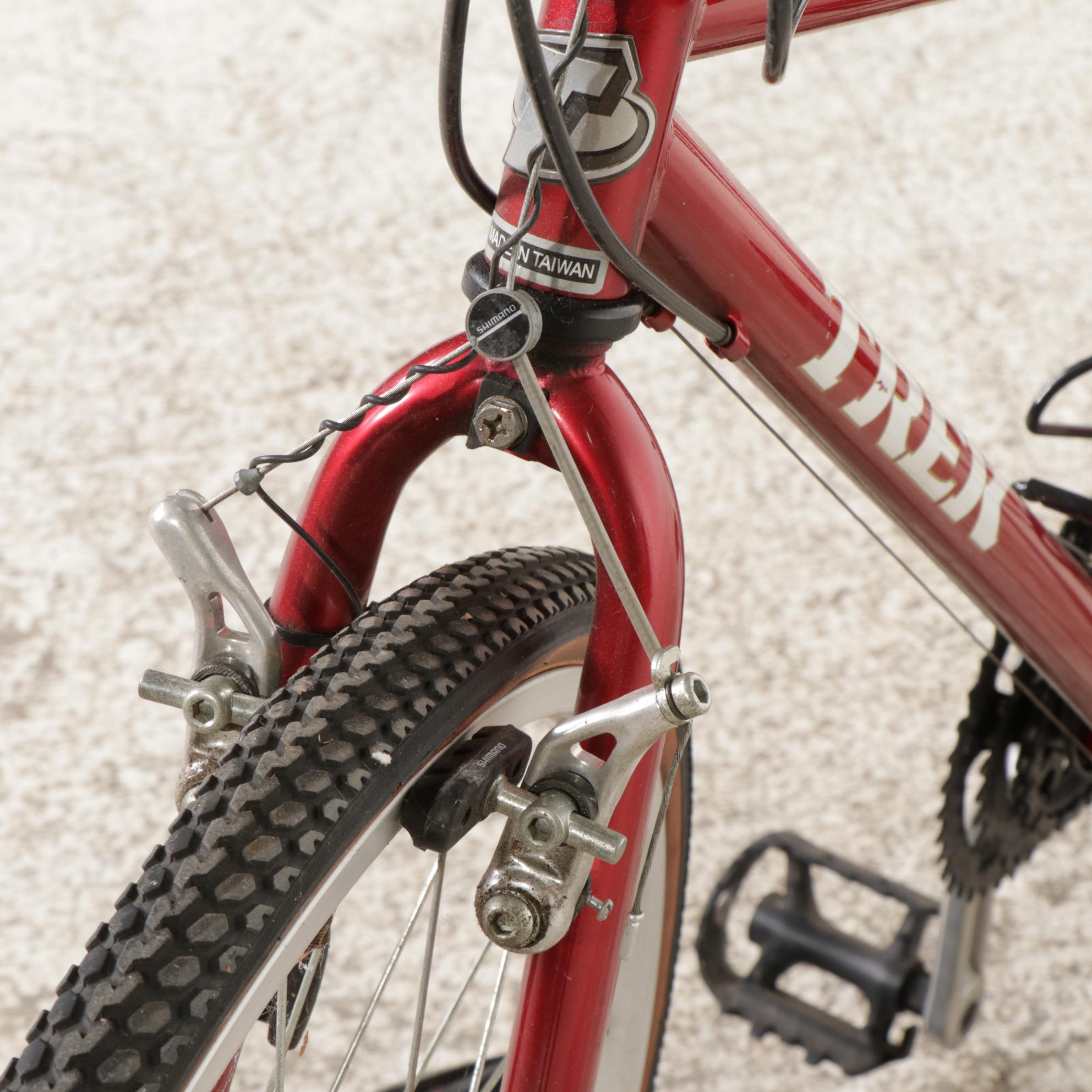 TREK Multi-Track 700 Cruising Bicycle, Late 20th Century | EBTH